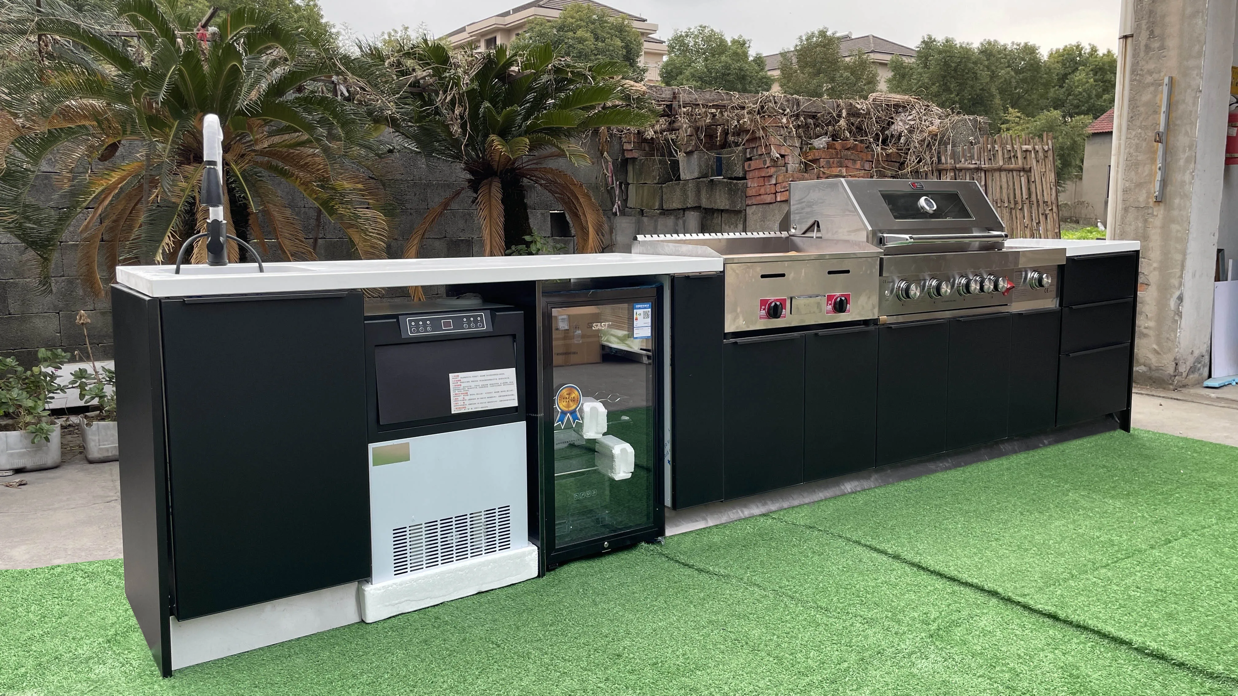 Stainless Steel Outdoor Kitchen Cabinet with Grill & Lacquer Finish, OEM