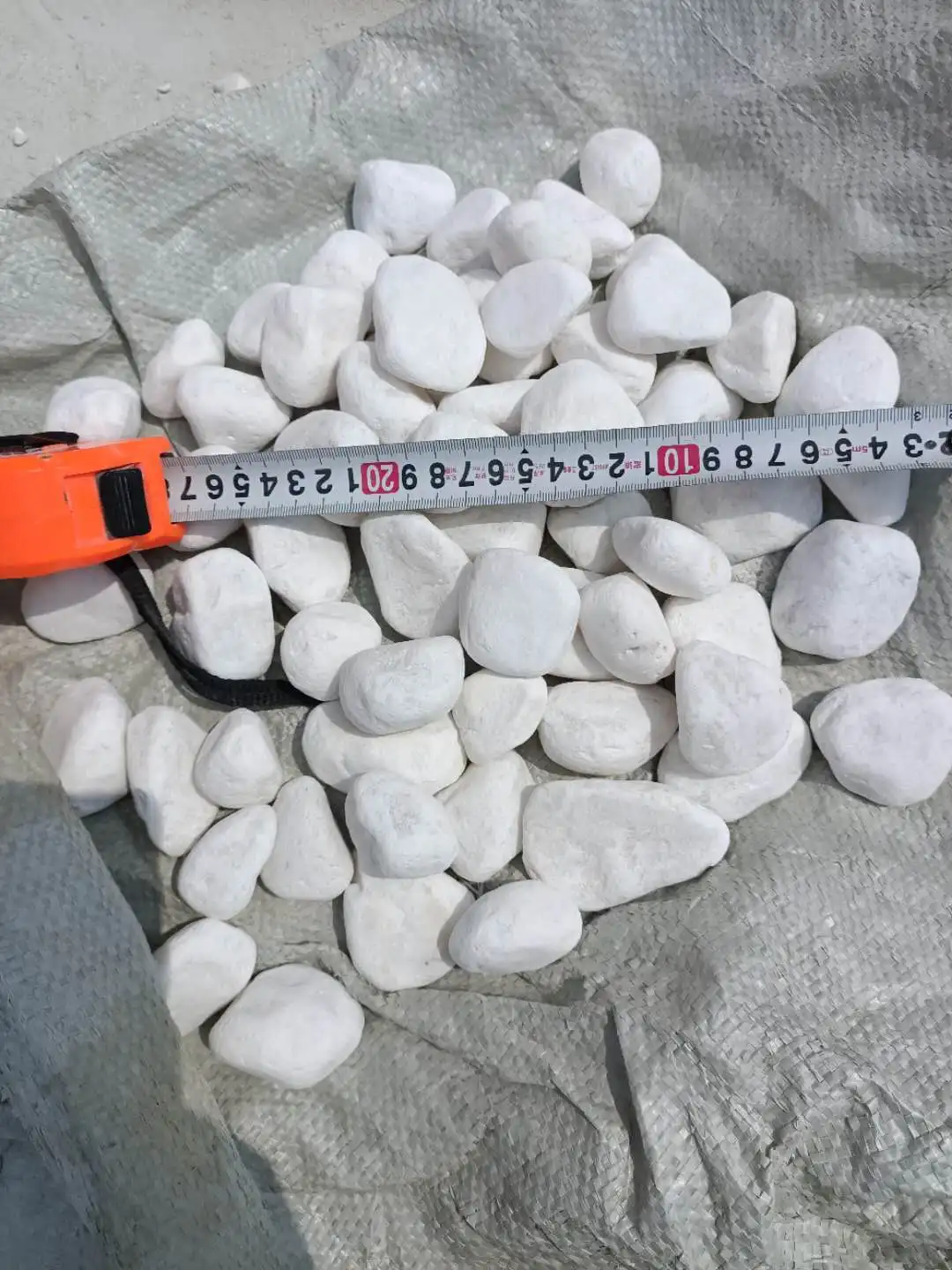 Decorative Stone Gardening and Landscaping Snow White Gravel Stone