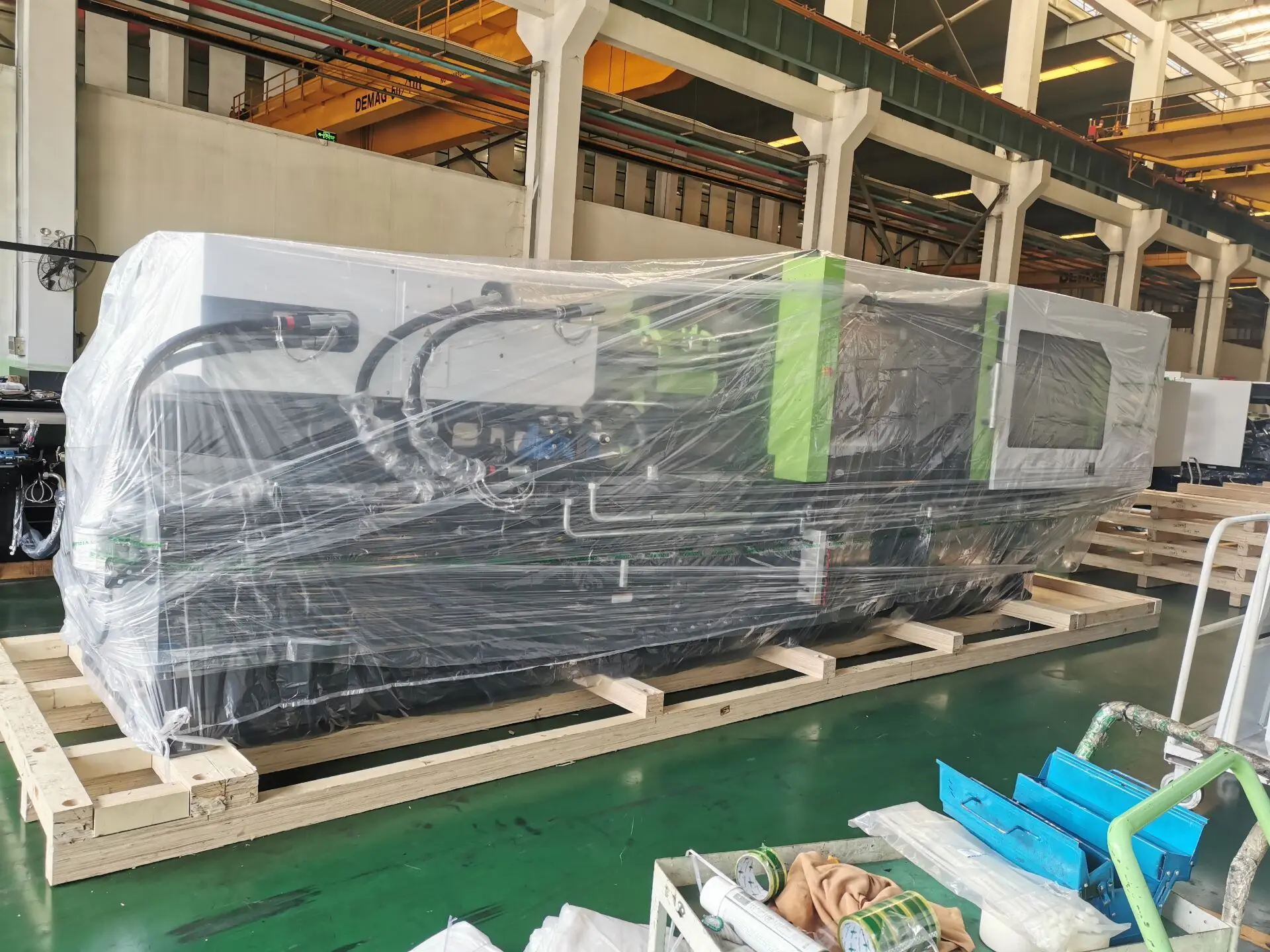 200ton Plastic Scoop Injection Molding Machine Manufacturer Yizumi ...