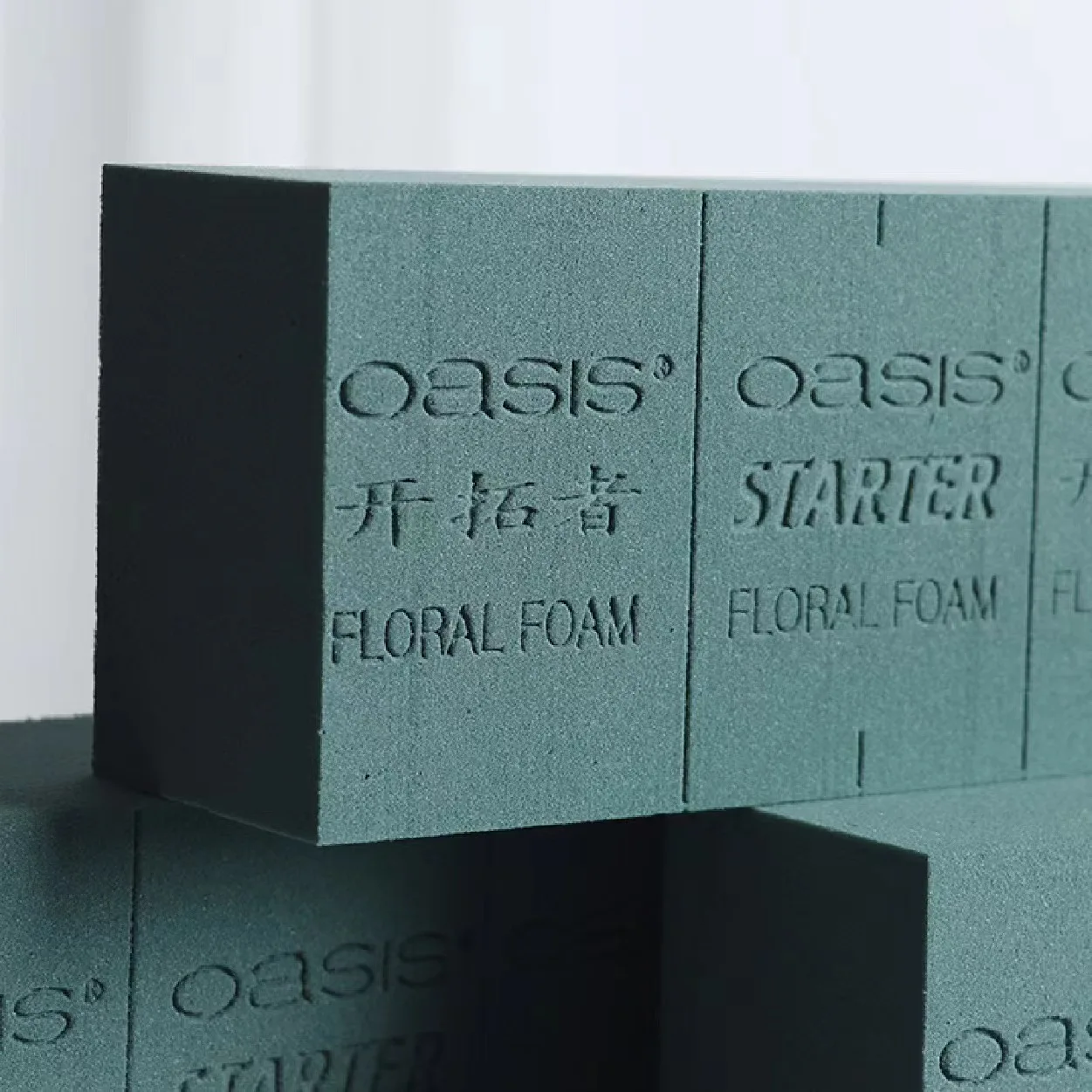 Oasis Floral Foam Block for Flower Arrangements - Green Flower Foam ...