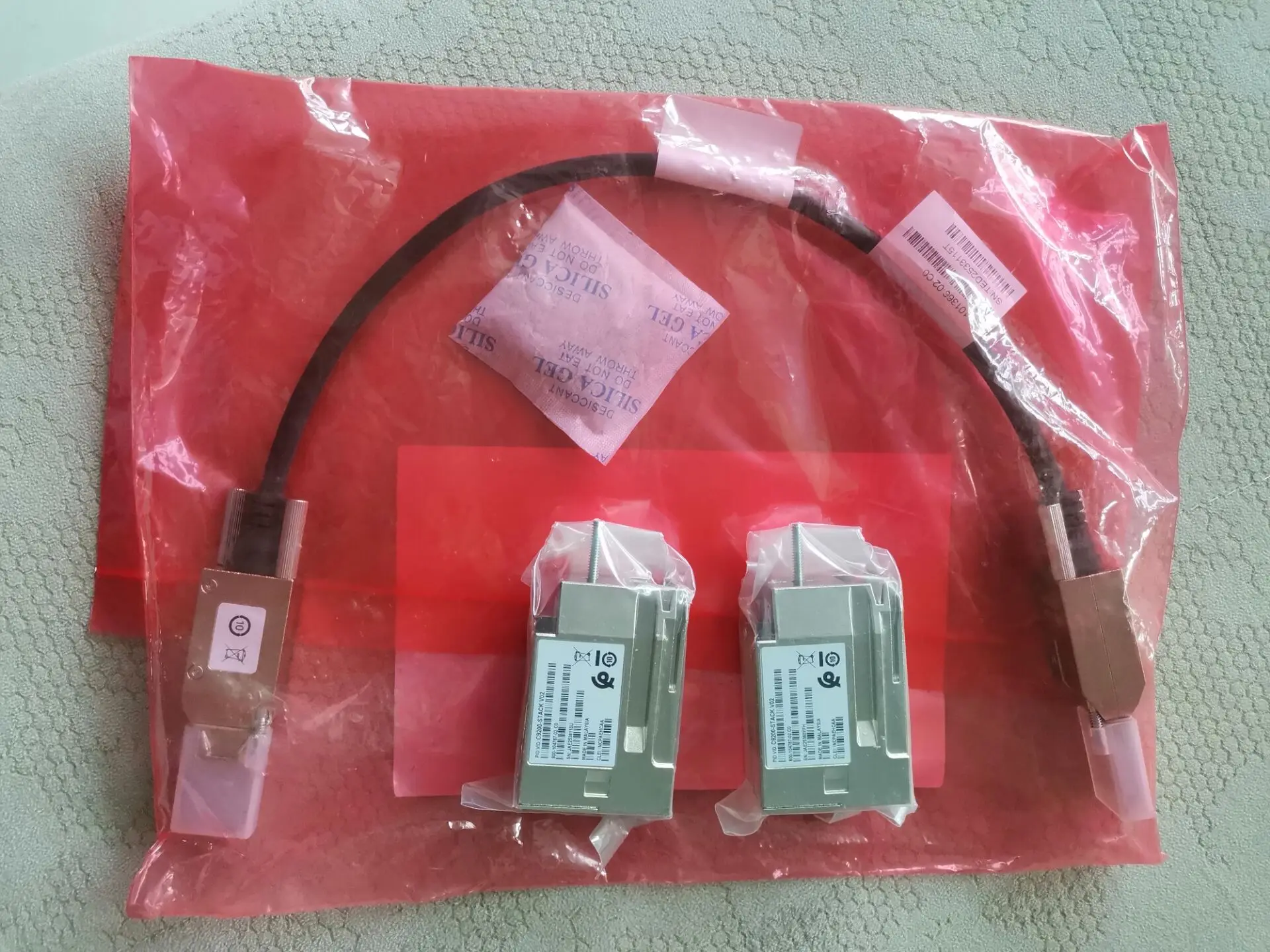 C9200L-STACK-KIT - Stackable Network Module for Wired Stacking