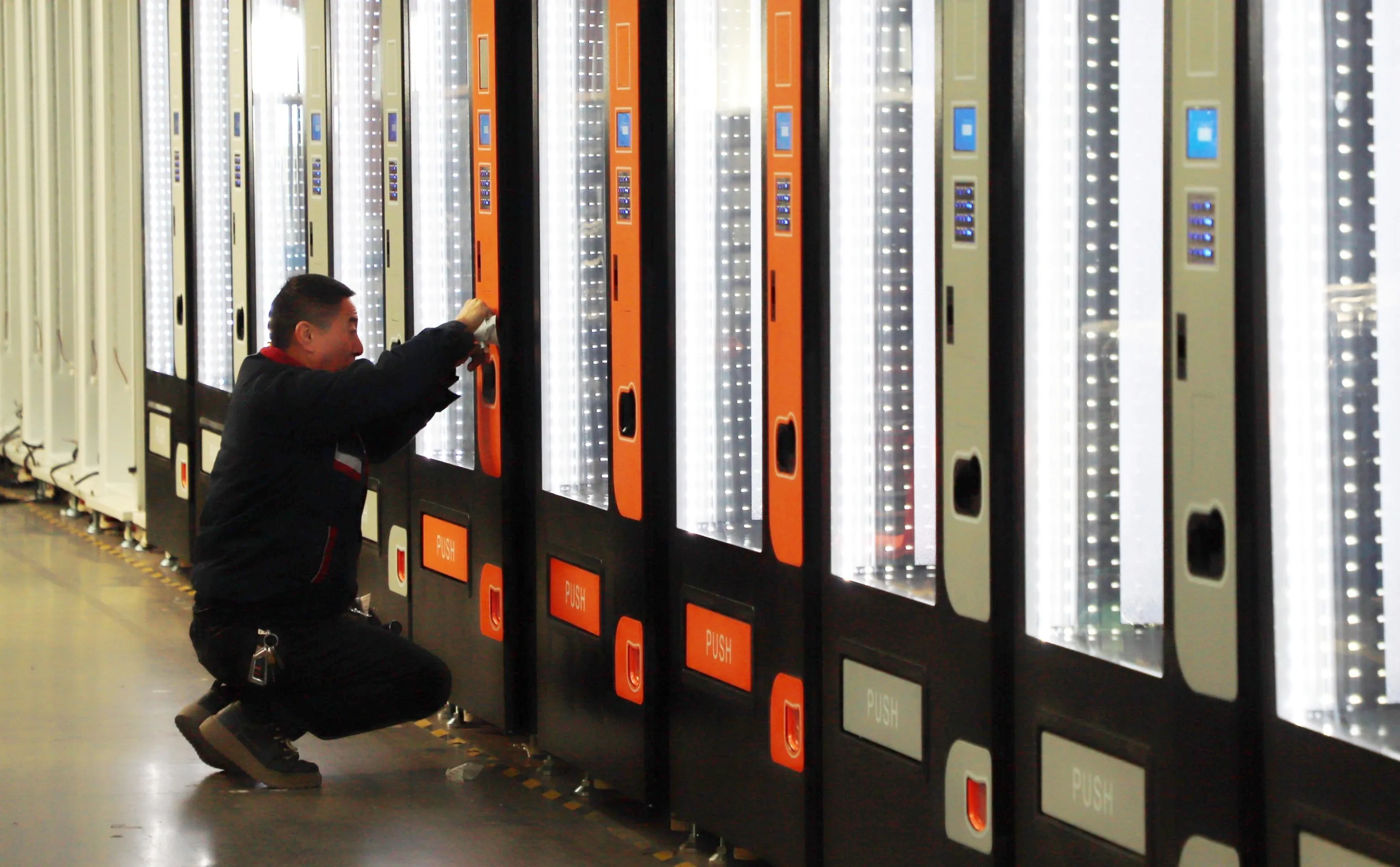 Smart Fridge Vending Machine with AI Vision & Gravity Verification