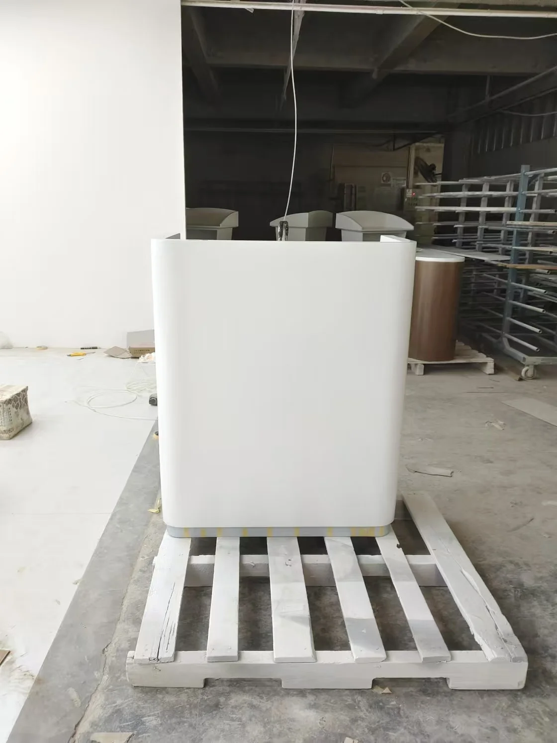 Modern White Glossy Reception Counter for Salon & Office