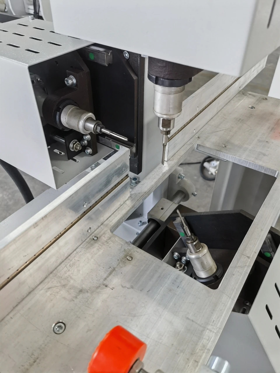 Heavy Duty Alutomatic Water Slot Milling Machine For Pvc Window And ...