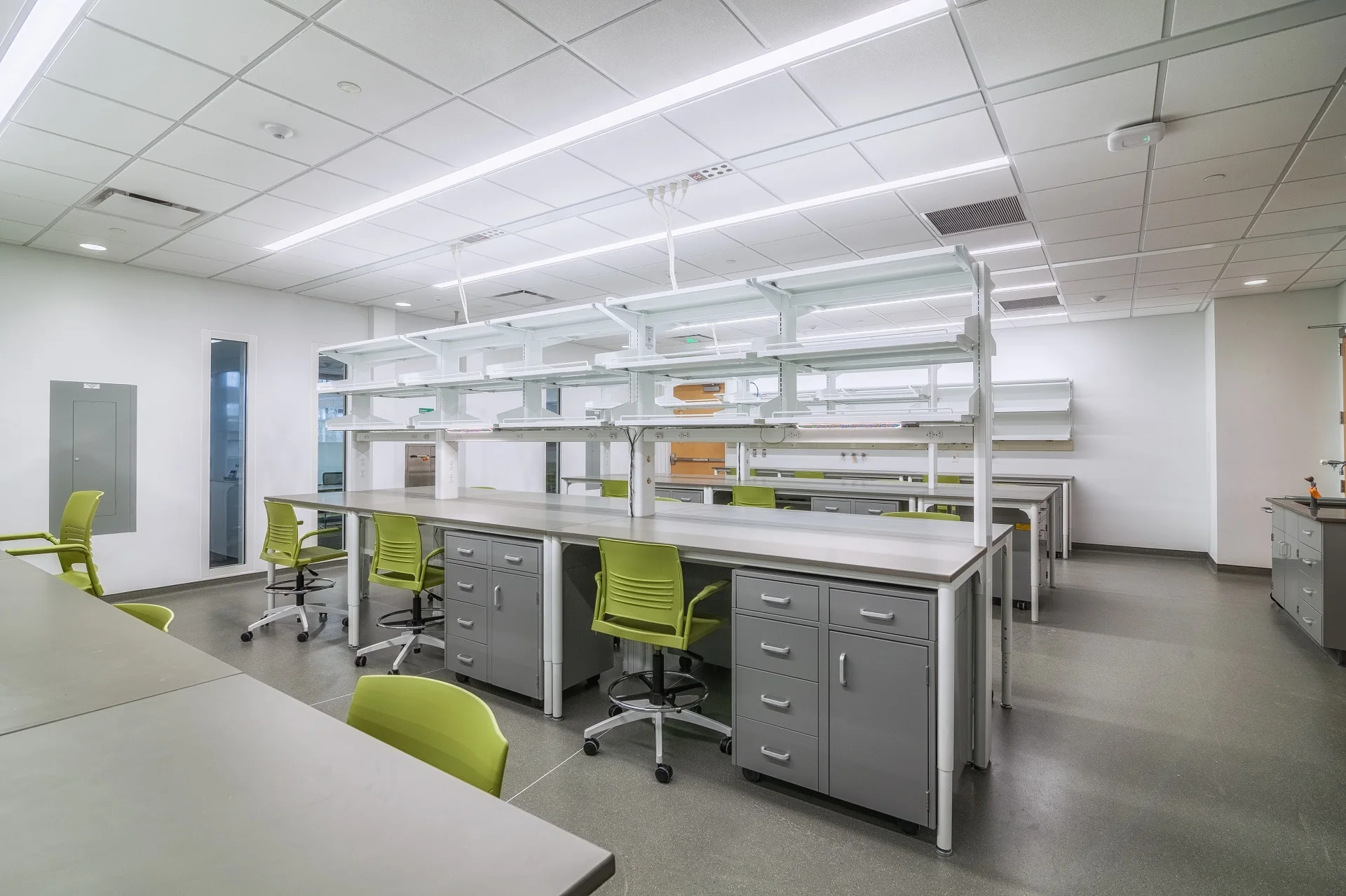 Lab Work Station with Movable Cabinet & Reagent Shelf for School ...