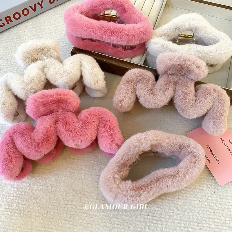 Solid Color Rabbit Fur Hair Clips Wavy Design Plush Barrette Hair Grab ...