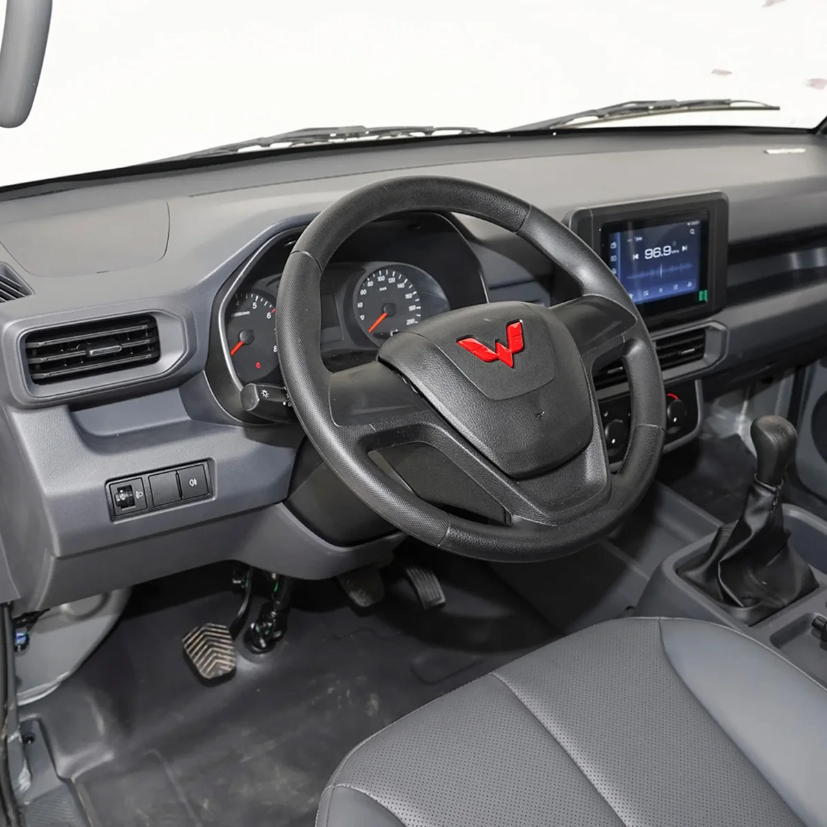 Wuling Dragon Truck 2 Seater Pickup Trucks China 4x4 Electric Car ...