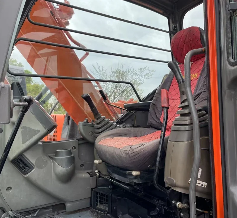Used Mini Hitachi ZX80 Excavator - 8 Tons Crawlered Digger
