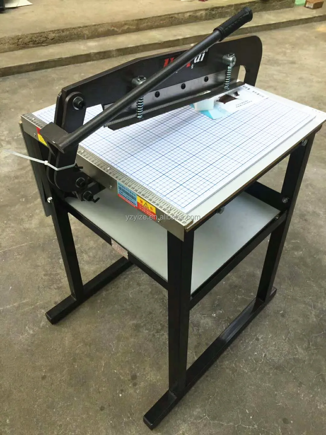 Textile Fabric Zig-zag Sample Cutting Table Machine Manual Straight ...