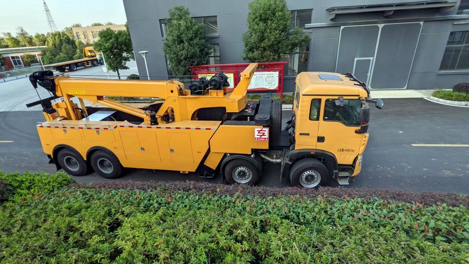 SHACMAN HOWO 8X4 Heavy Duty 30T 50t 60t Wrecker Towing Truck with ...