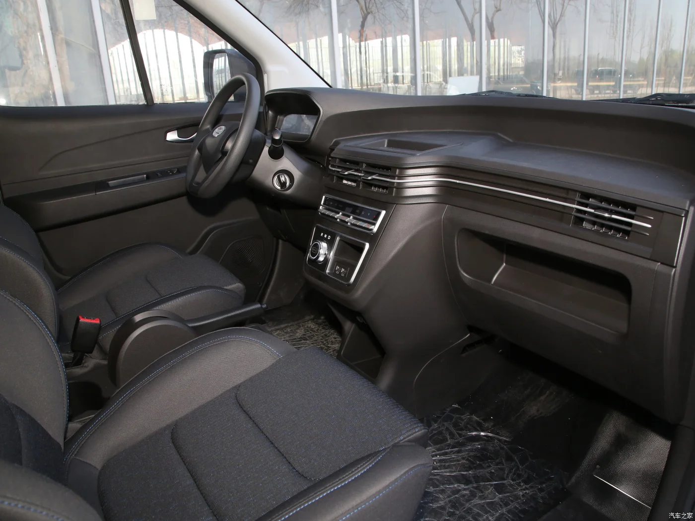 Karry Dolphin EV Cargo Van 2022-2023 - 350km Range RWD Van