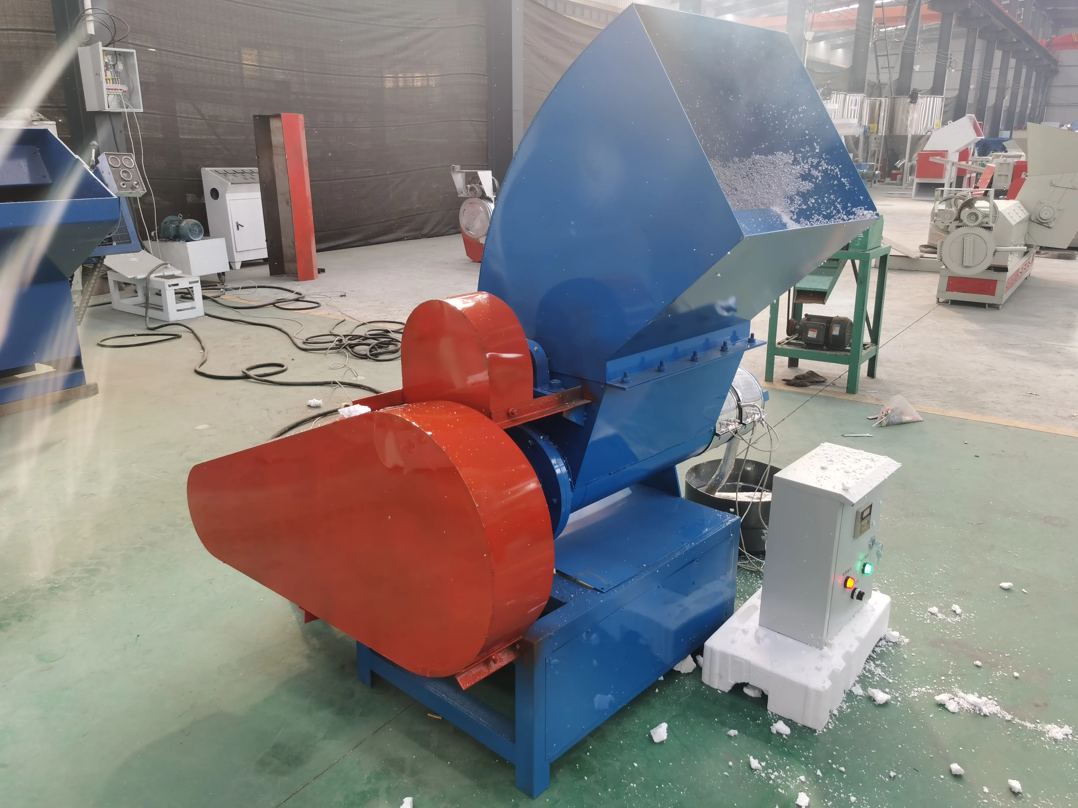 Hot Selling Eps Lump Waste Foam Hot Melting Recycling Machine / Plastic ...
