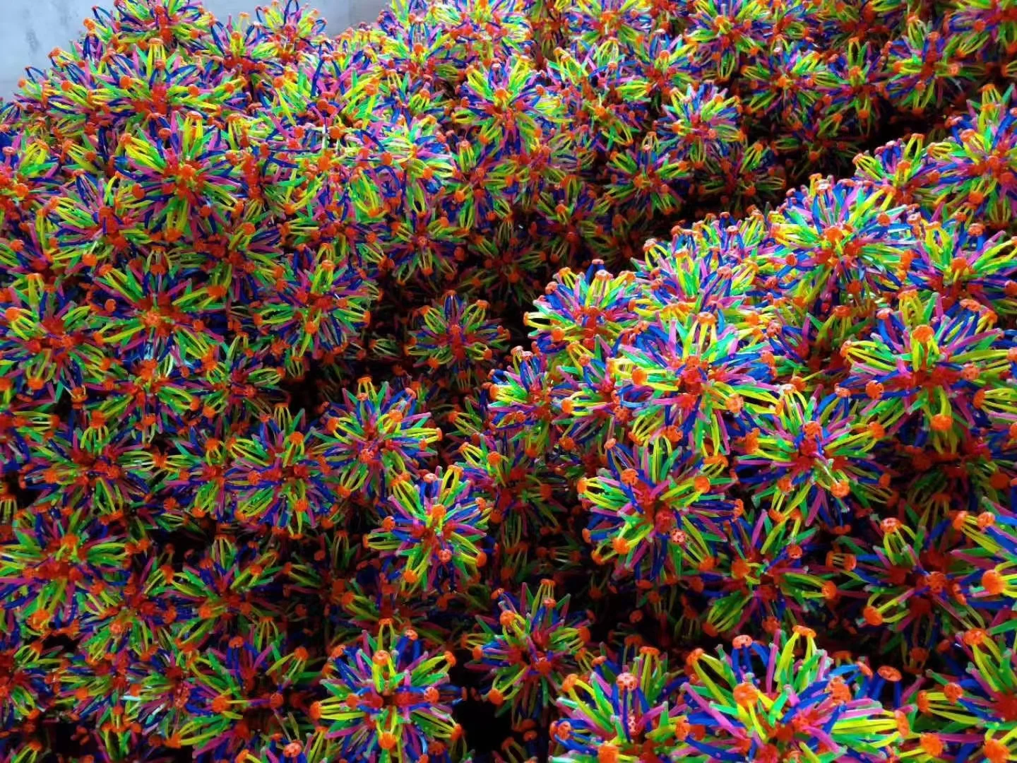 Hand Catch Expandable Breathing Flower Balls Expandable Magic Ball ...