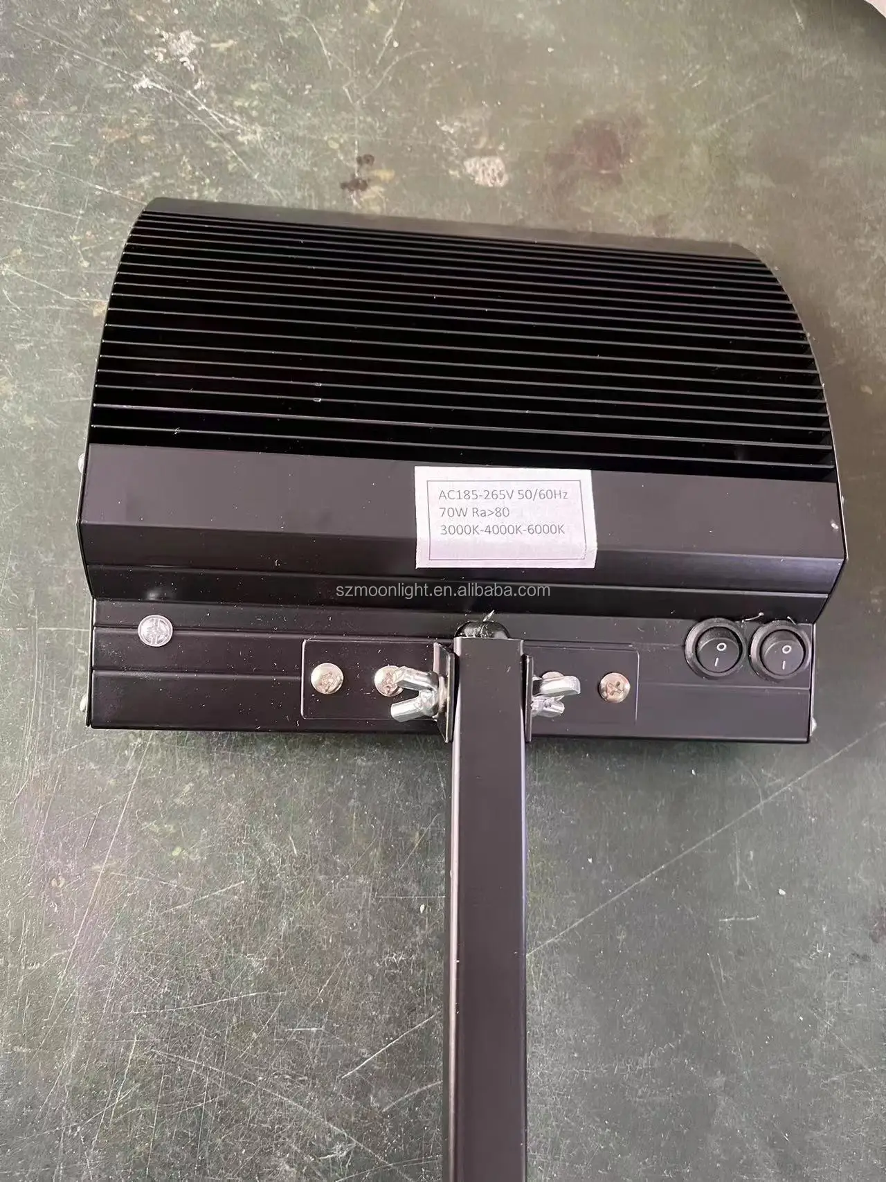 Dimmable Long Arm Spotlights for Exhibition Booths - 20W, 30W, 70W LED ...