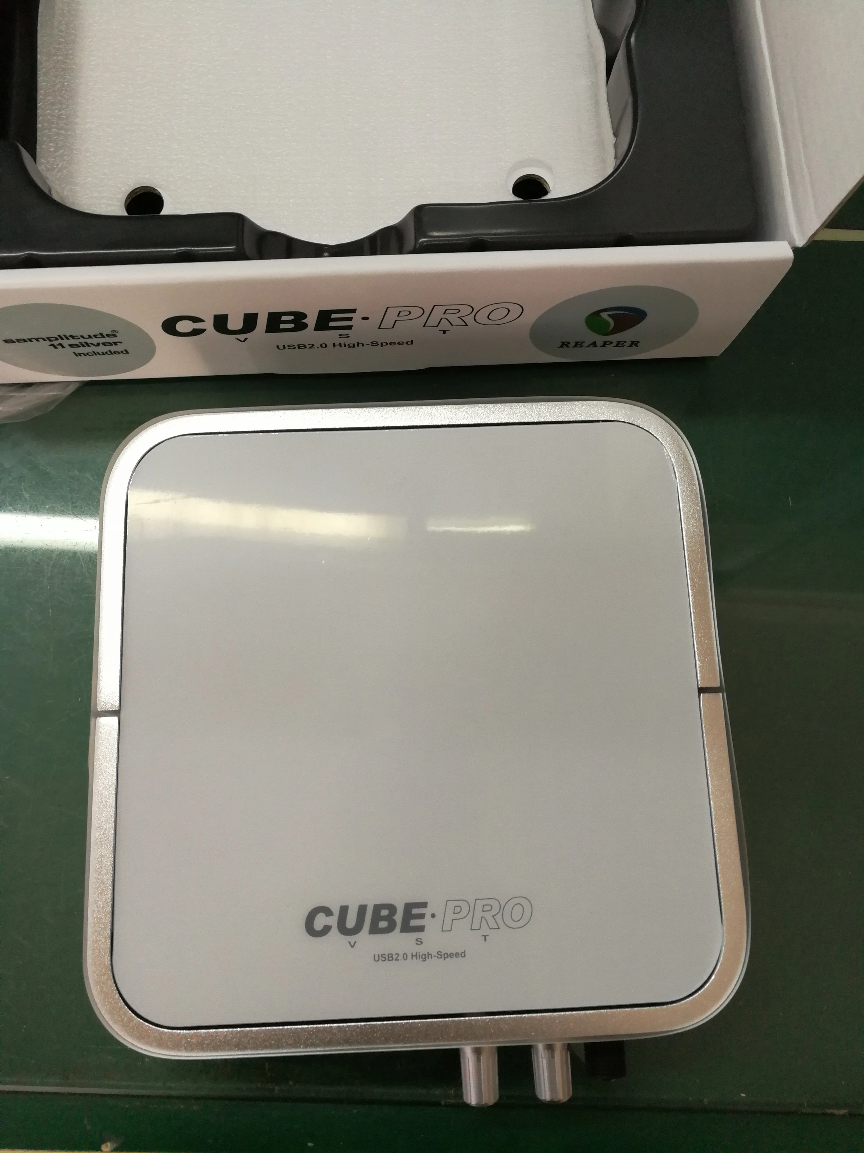 ICON Cube Pro VST ProDrive III USB Audio Interface, 4 in 4 out, OEM