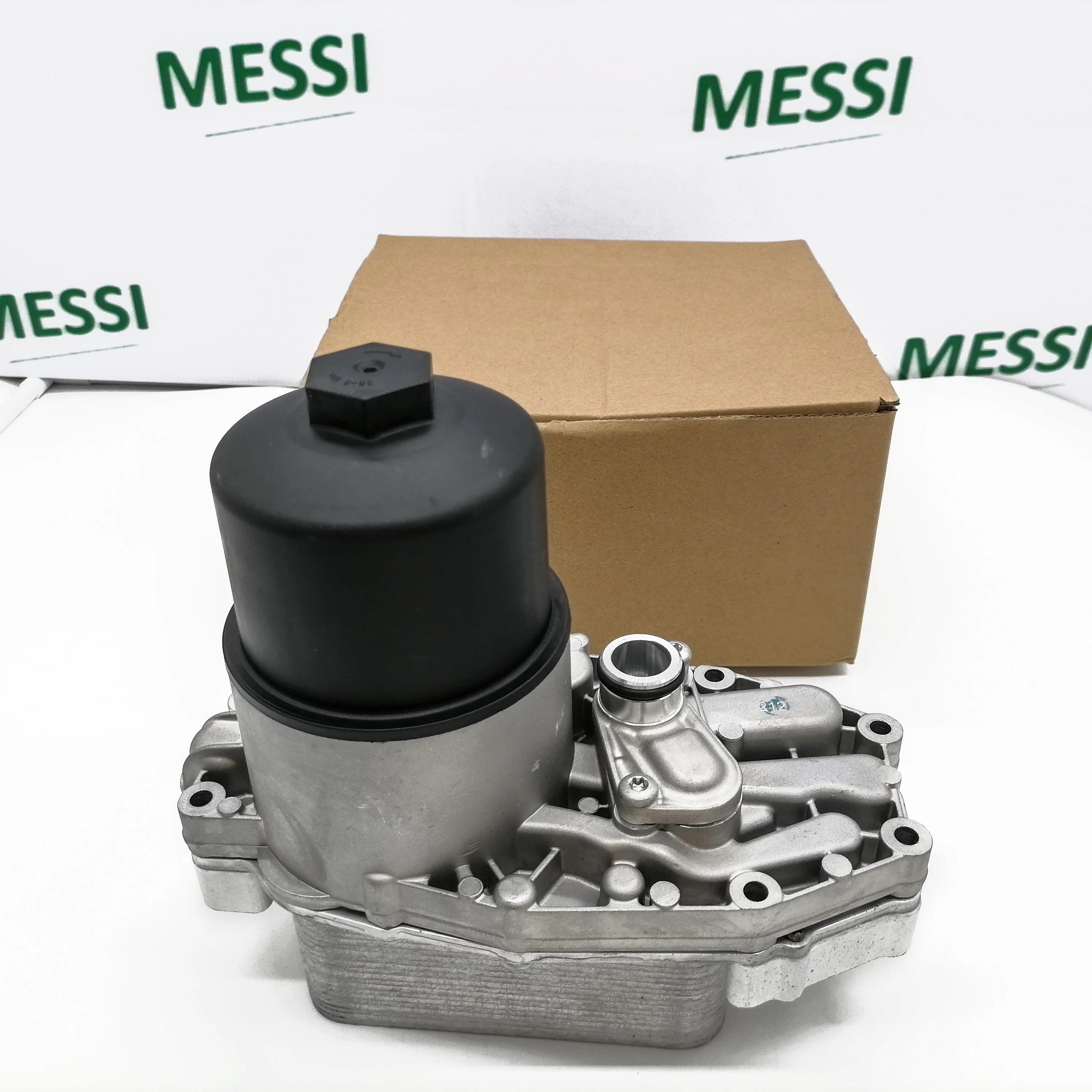 Auto Oil Cooler Assembly LR124259 LR061969 C2S52552 C2S52808 3.0L ...