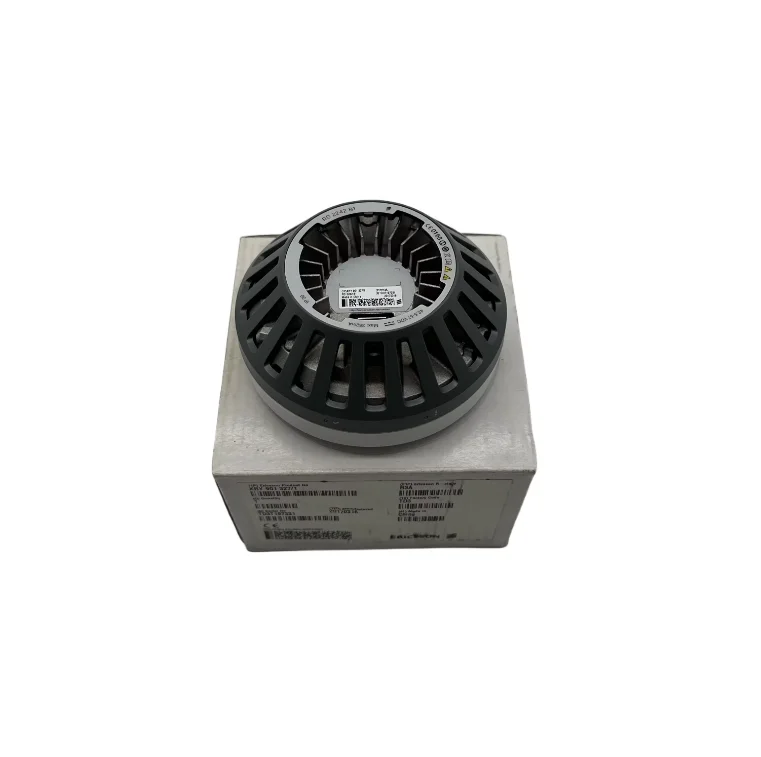 Système de point radio Ericsson Ericsson RD 2242 B40 B1 B3 Antenne de ...