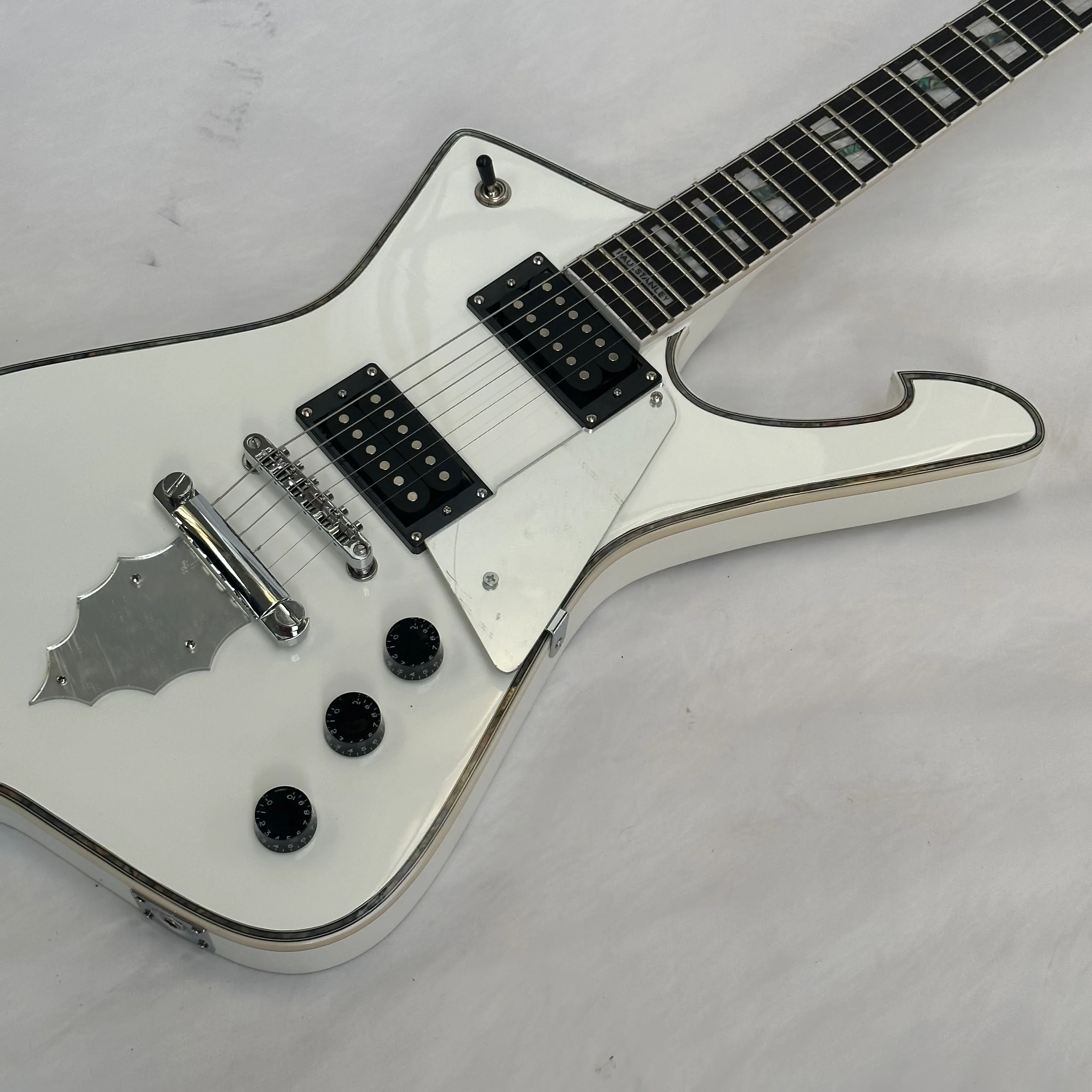 White Iceman Electric Guitar - Solid Mahogany Body, HH Pickups, Fast ...