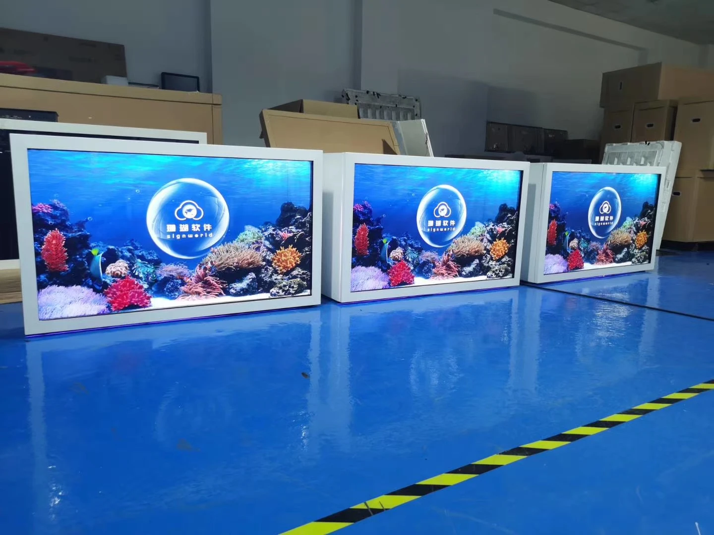 Transparent LCD Displays - Holographic Advertising Solutions
