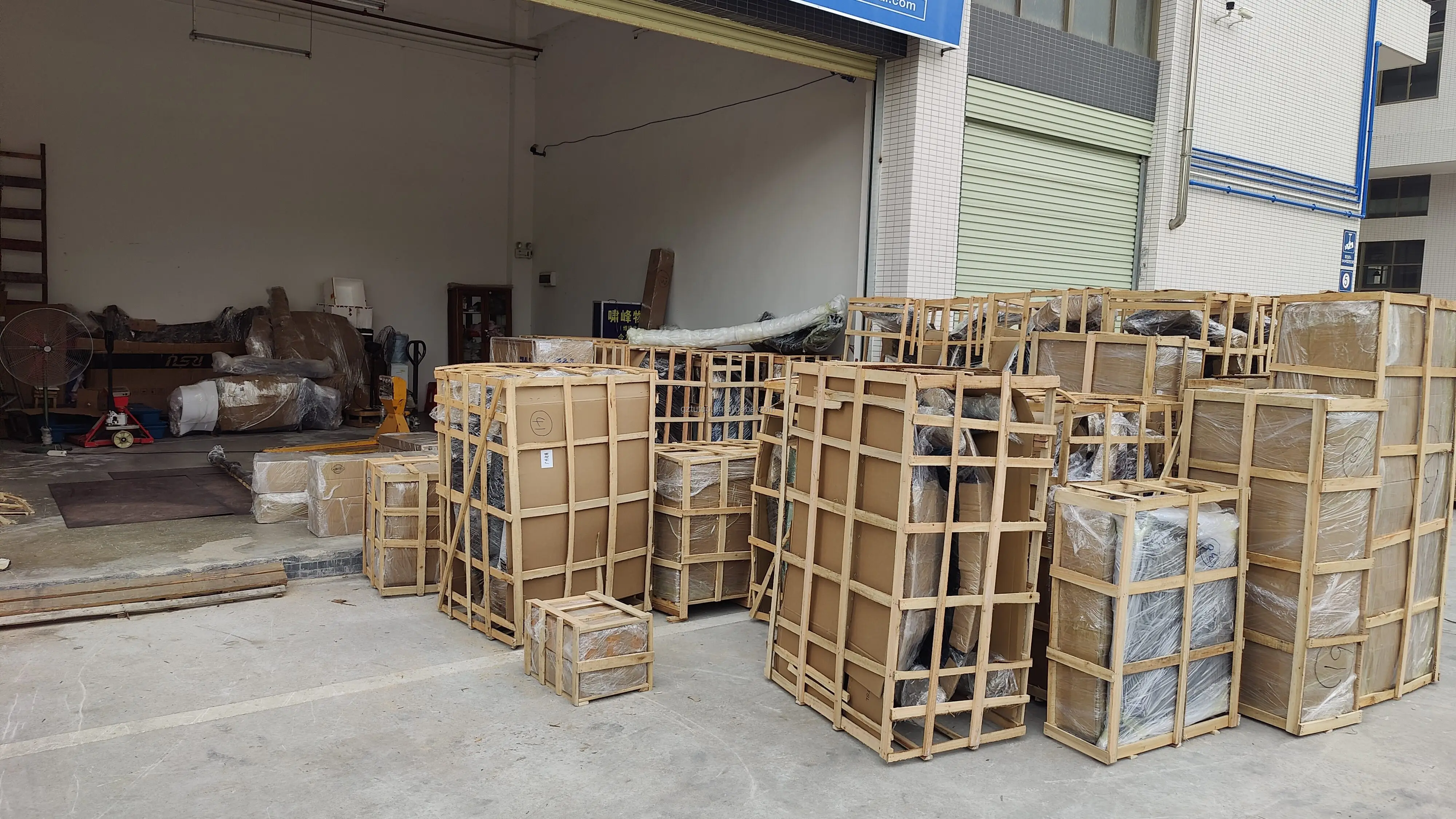 OEM Tesla Model 3 Rear Window Glass 1472925 - Replace/repair