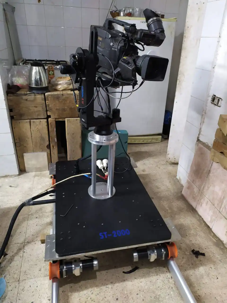 Motorized Dolly ST2000 - Professional Video Equipment