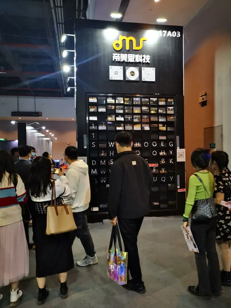 Creative Exhibition Flip Disks Wall Kinetik Structures Interaction ...