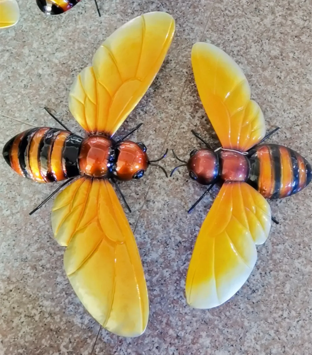 Bee Wall Hanging - Art Deco Iron Crafts for Garden Decor