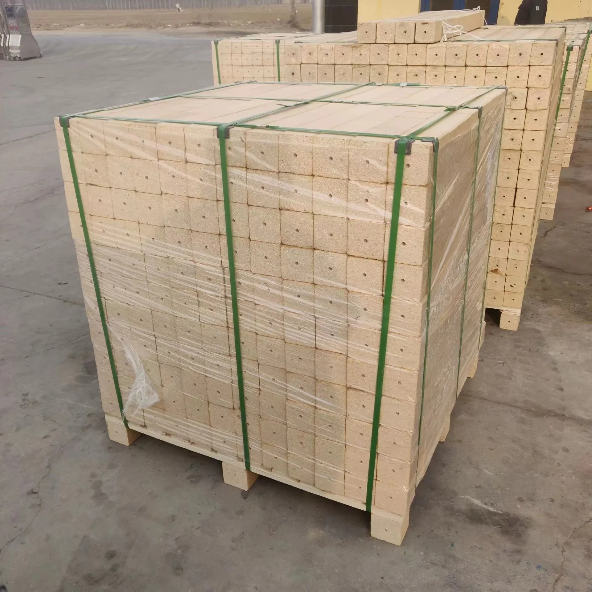 Hot Selling Wooden Pallet Feet /chip Block From Linyi China ...