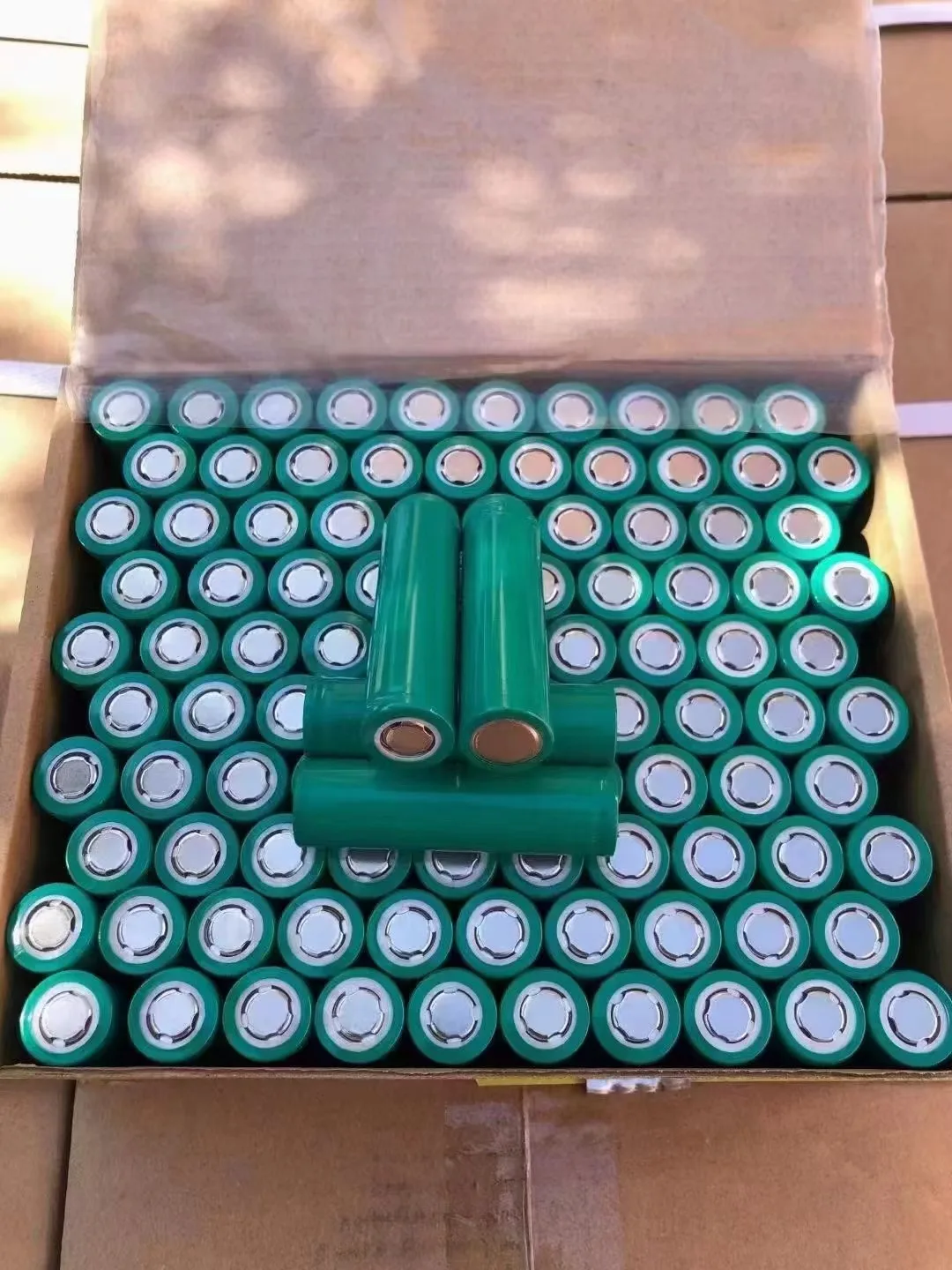 GEB Cylindrical Rechargeable Lithium Battery 3.7 V 2000mah for Consumer ...