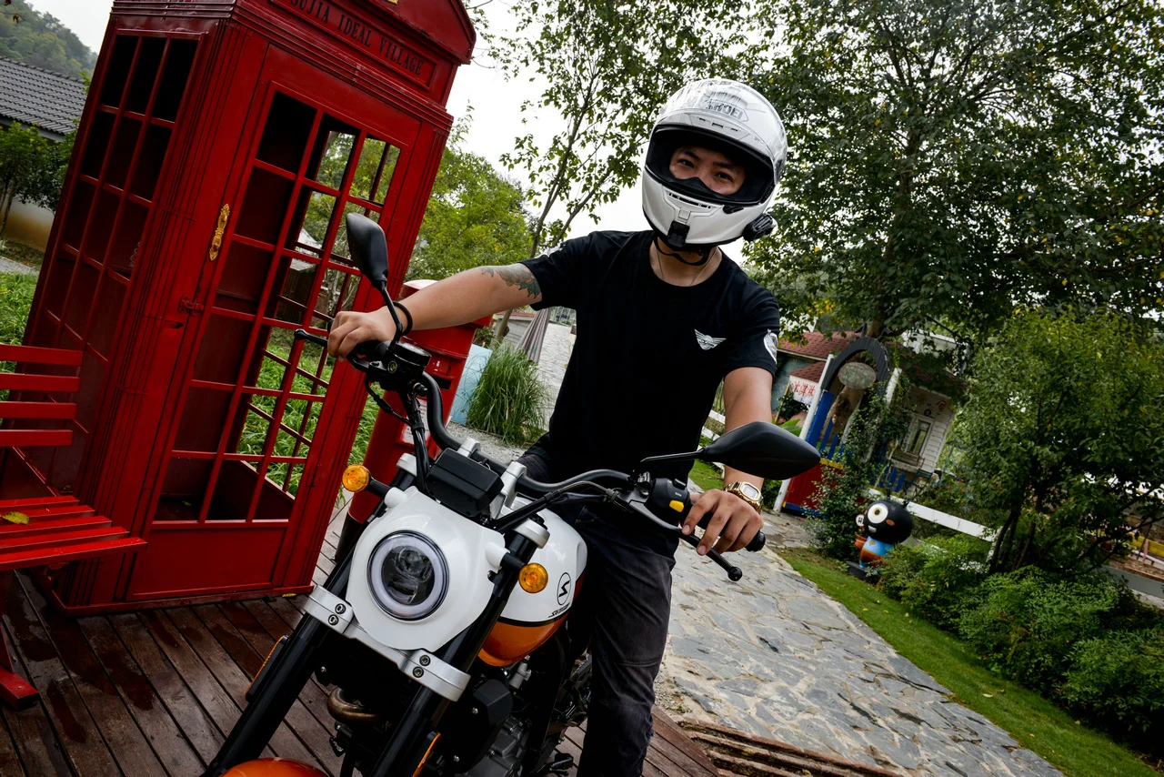 SKYTEAM NEW Street Tracker 125cc Motorcycle - Euro 5 Approved