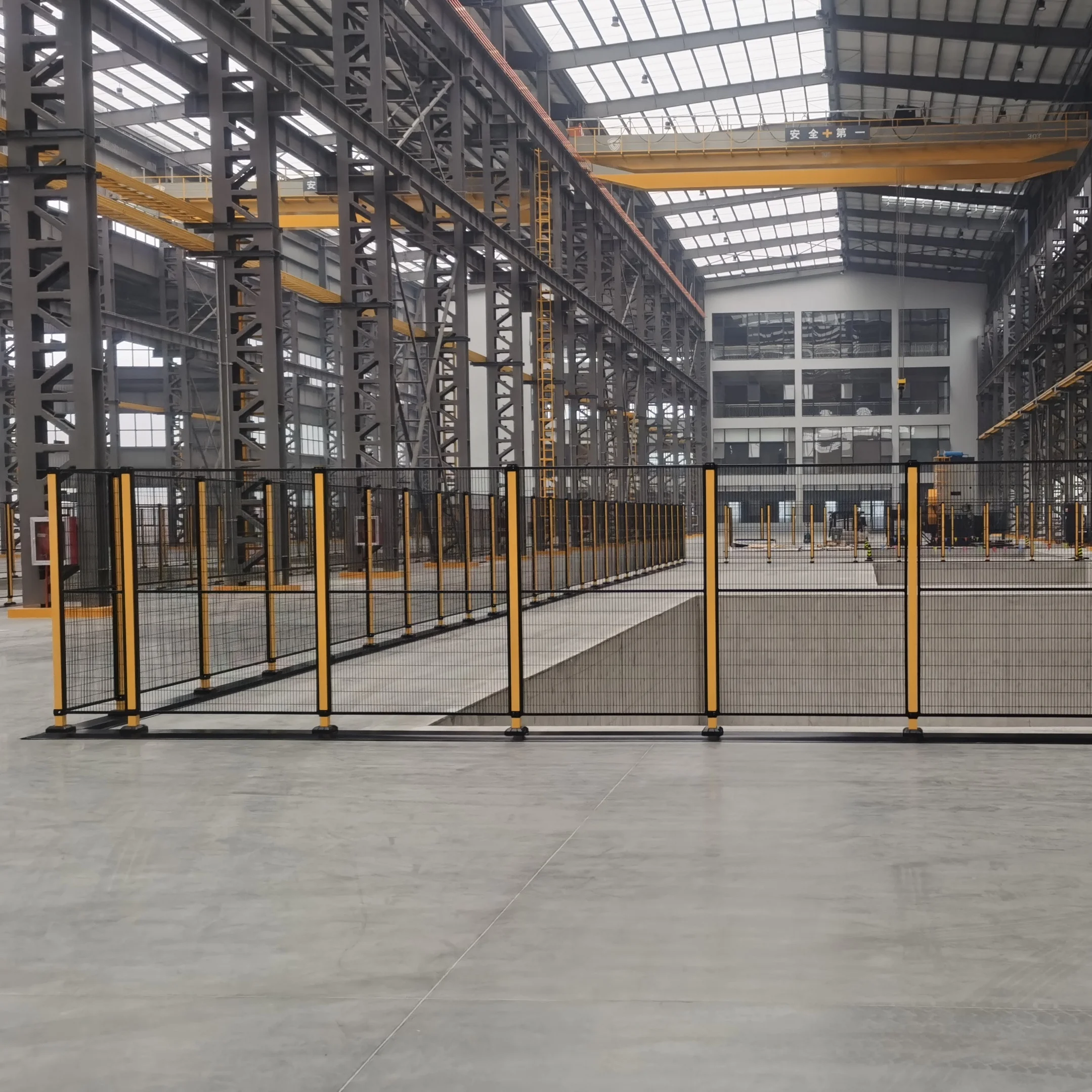 Robotic Guard Wire Mesh - Durable Industrial Safety Fence