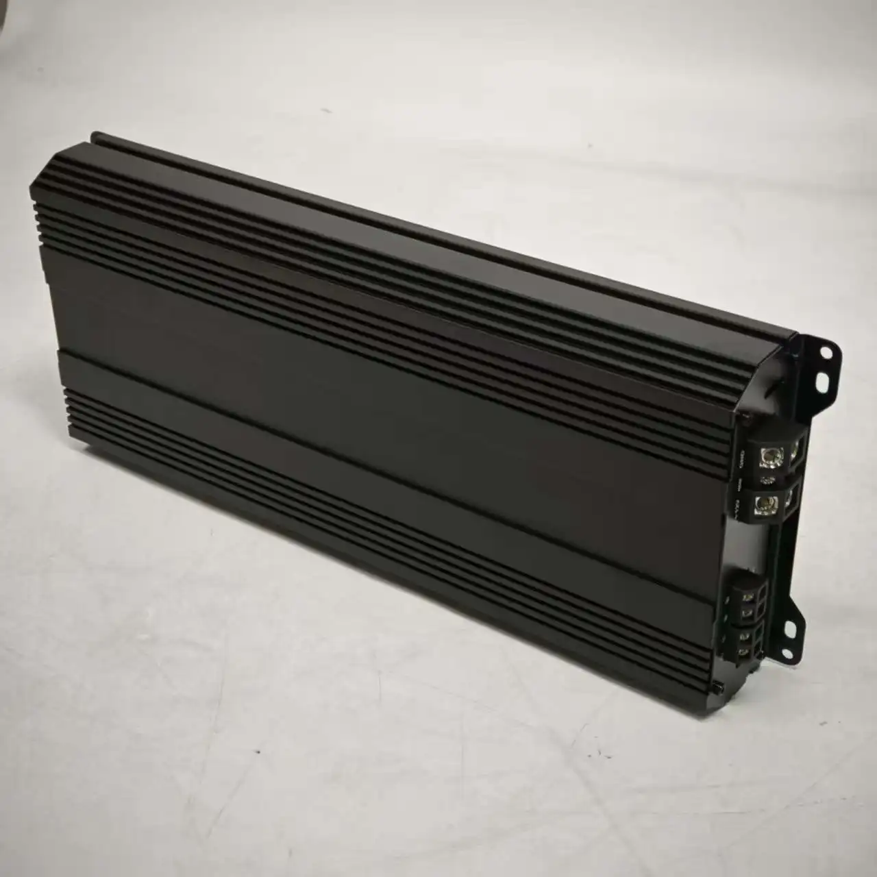 1800.1 Class D Monoblock Car Subwoofer Amplifier with Korean Strong ...