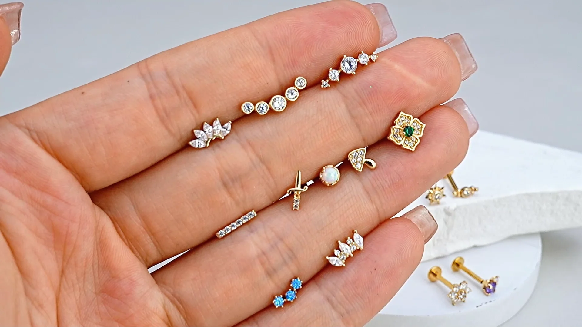 14k Solid Gold Internally Threadless Flat Back Labret With Prong Set ...