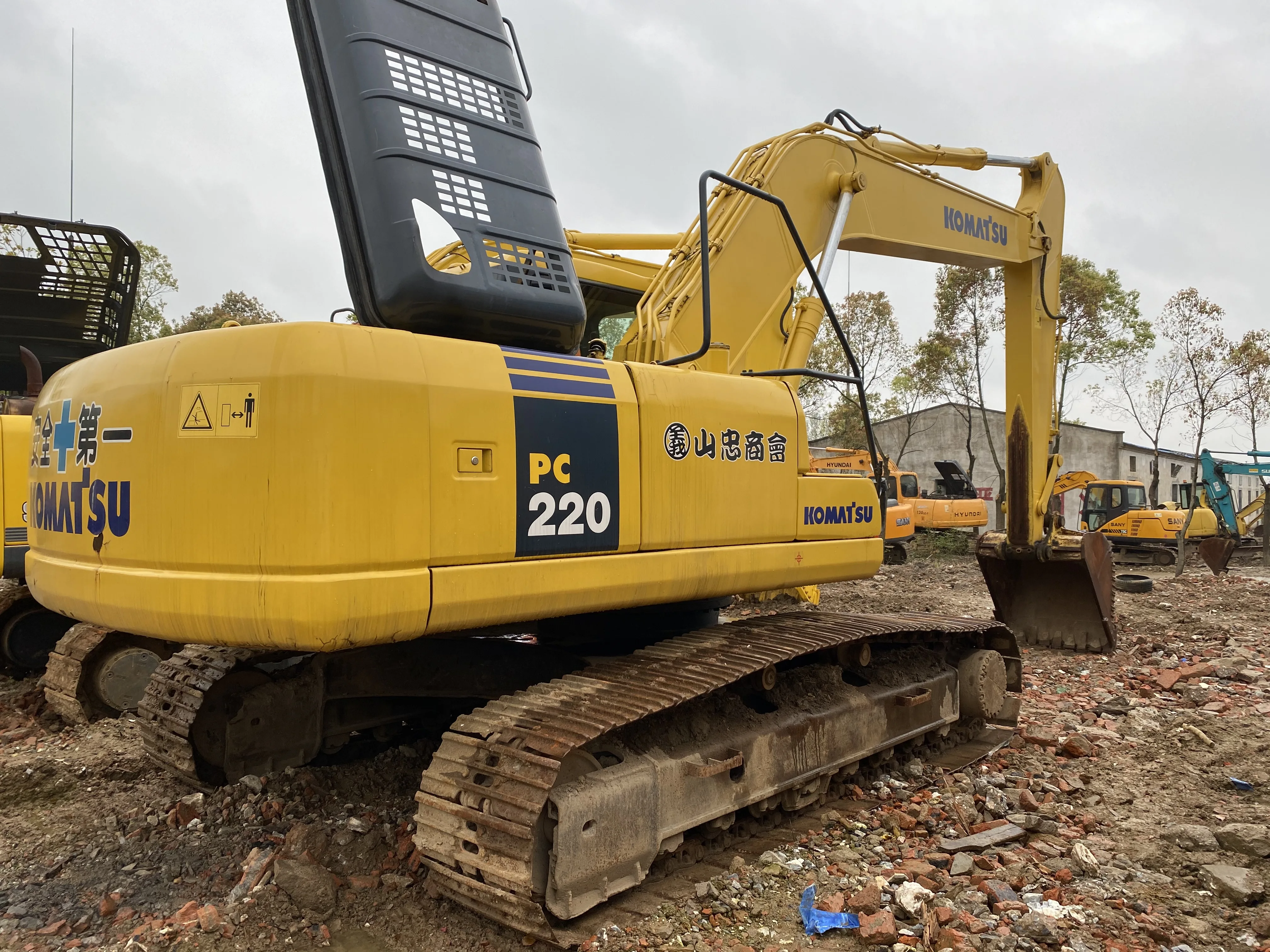 Japan Original Komatsu PC220 240 Excavator Crawler Hydraulic Medium ...