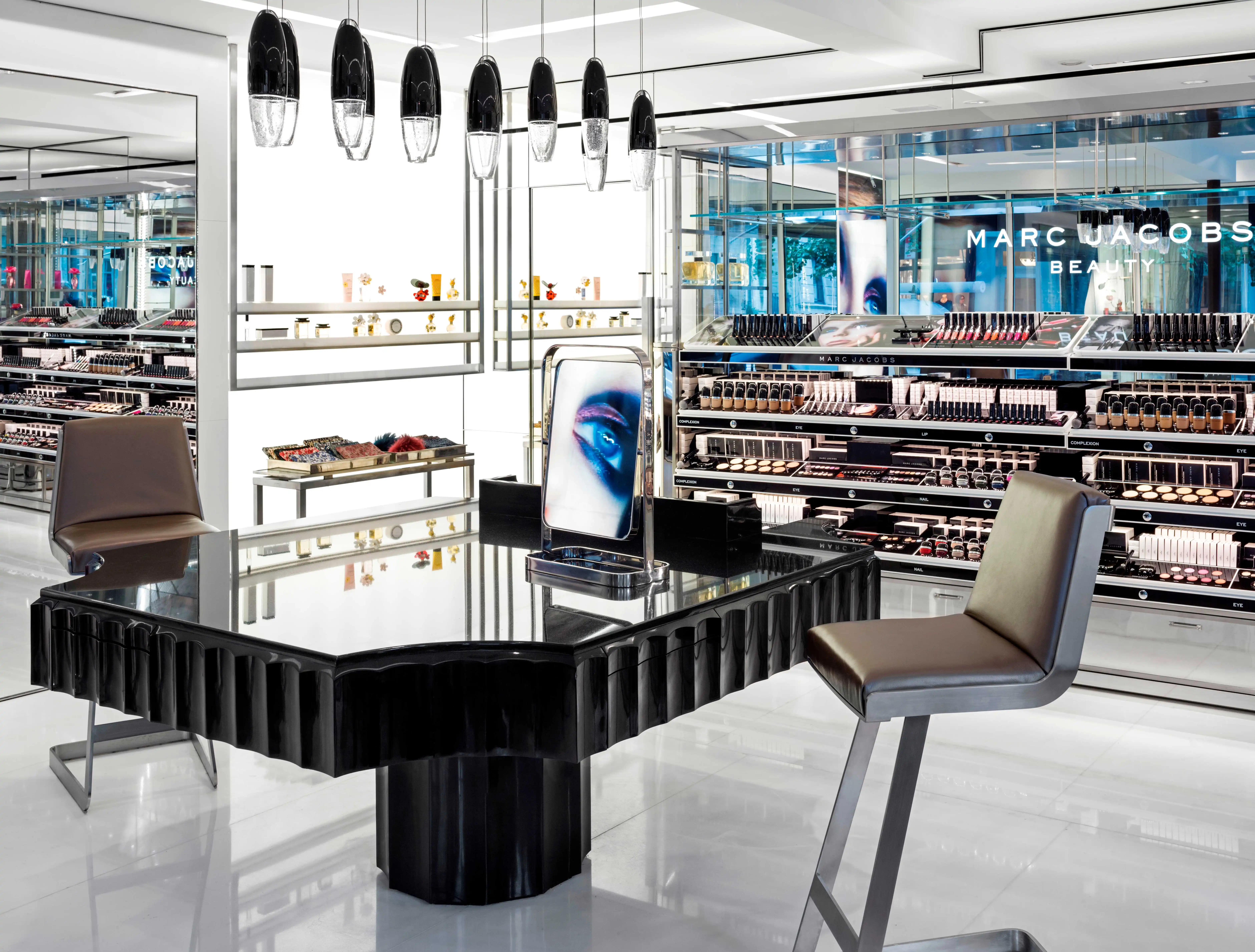 Pink Beauty Salons Store Cosmetic Shop Decoration Design