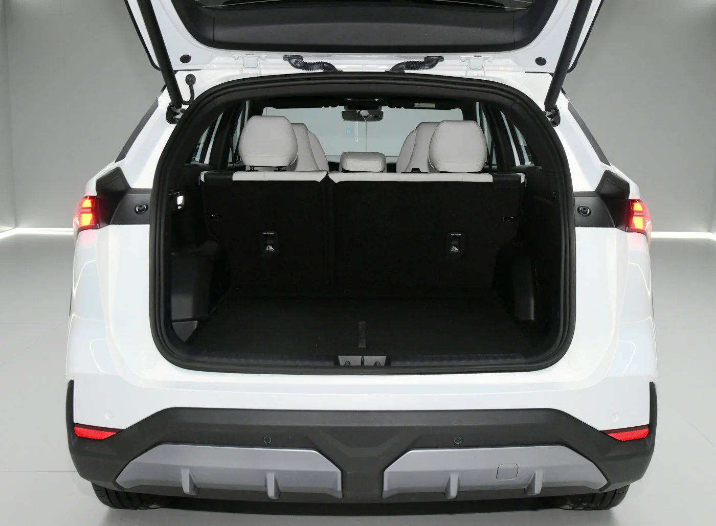 2023 Geely New Version Hybrid Suv With Sunroof Intelligent Cockpit Cltc ...