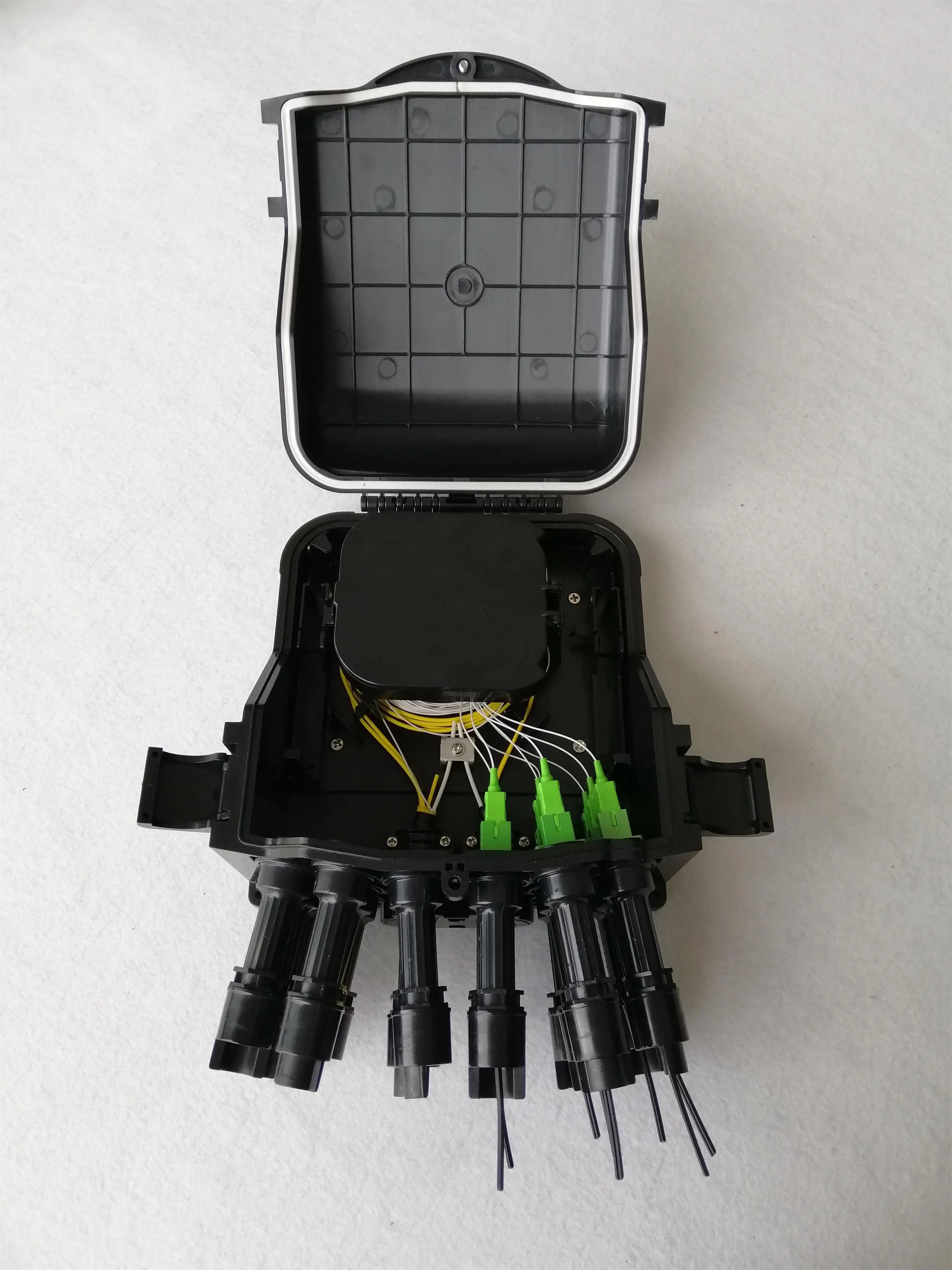 Outdoor Wall Mounted Fiber Optic Terminal Box 16 Sc Adapter Output Ports Plastic Ftth Box Otb ...