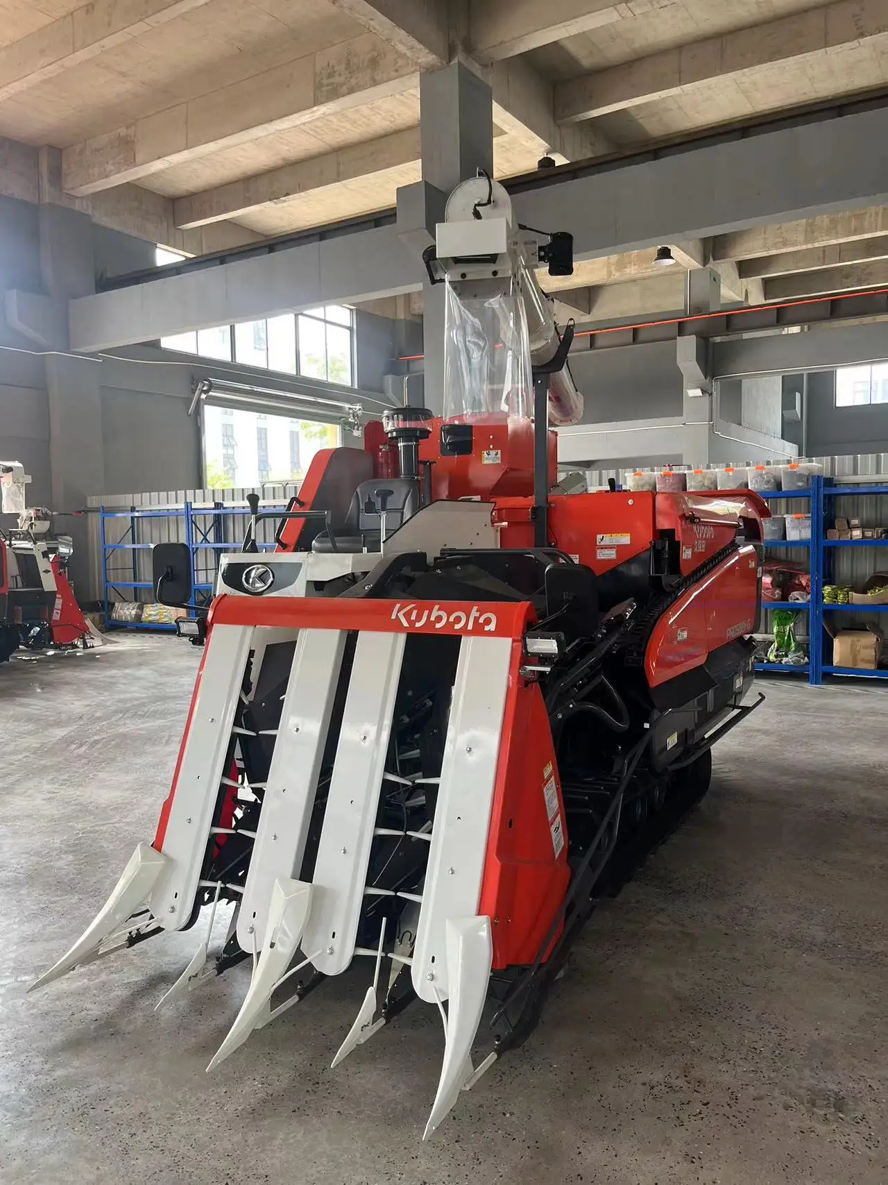 Half Feeding 58/88HP Combine Harvester with Gear Drive High Efficiency ...
