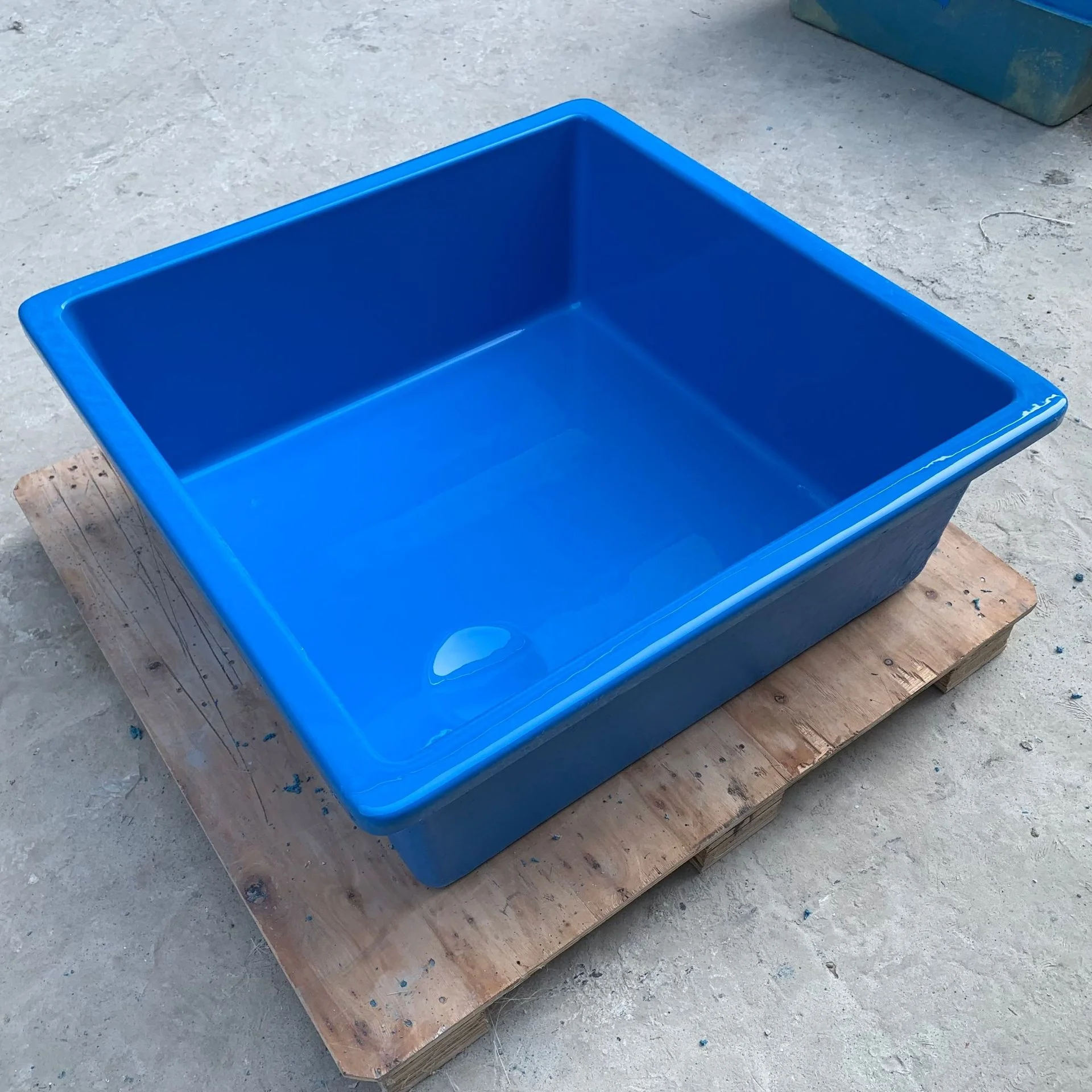 Outdoor Frp/GRP Fiberglass Circular Aquaculture Fish Fry Hatching Pond ...