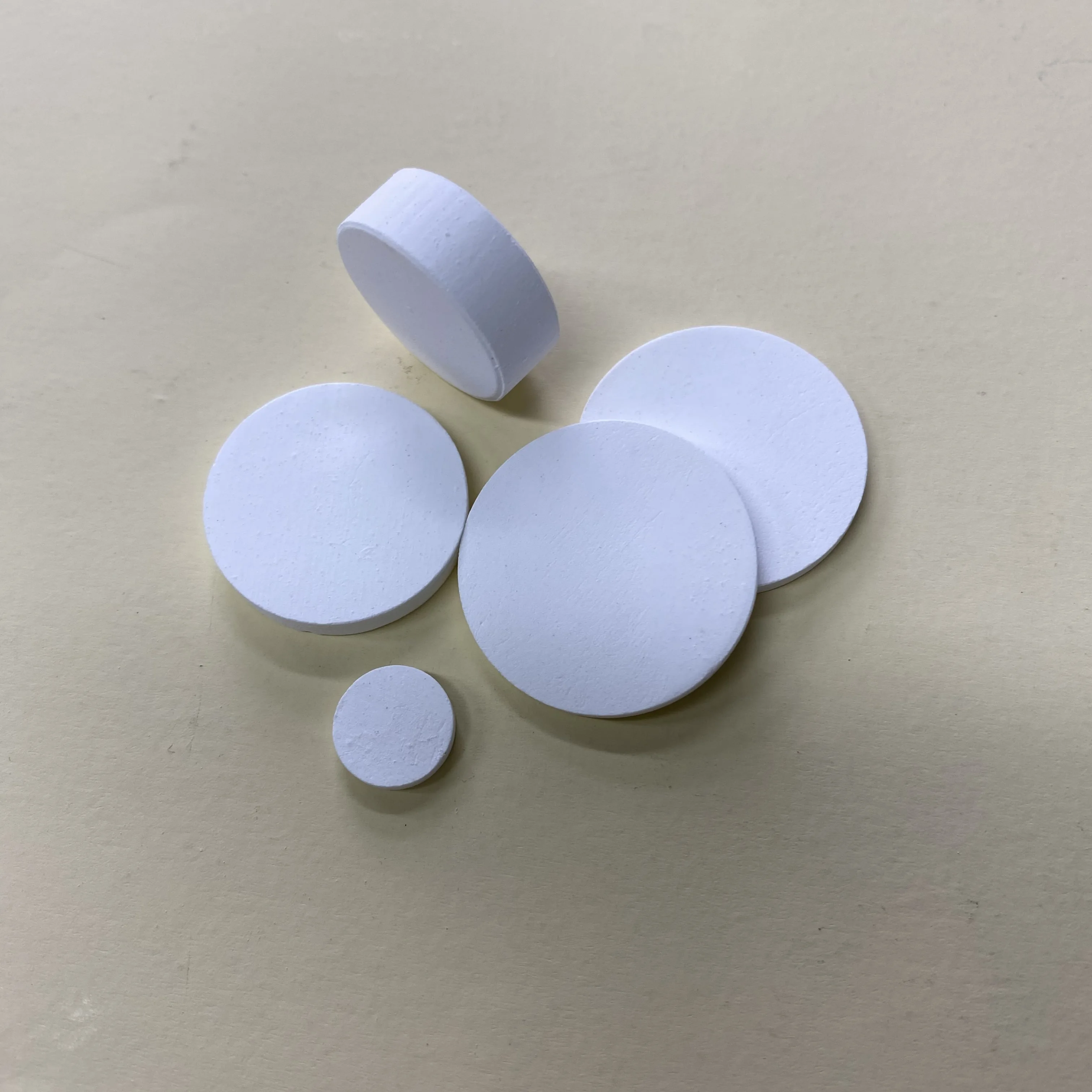 40% Porosity Microporous Alumina Ceramic Filter Disc