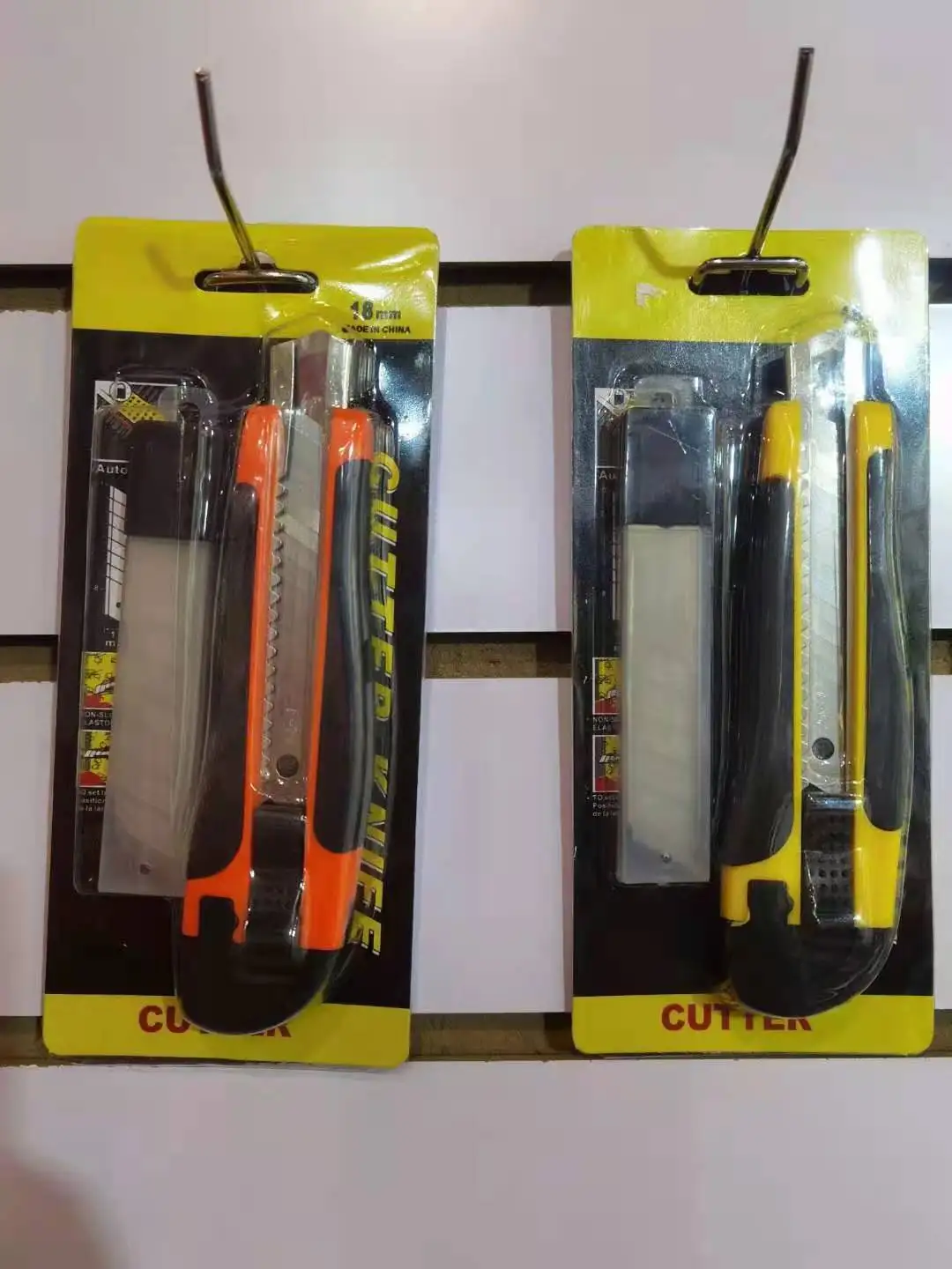 可伸缩的实用箱切刀，带按扣刀片和滑锁，出色的包装工具和爱好刀 - Buy 剃刀,工具刀,化纤切断刀 Product on Alibaba.com