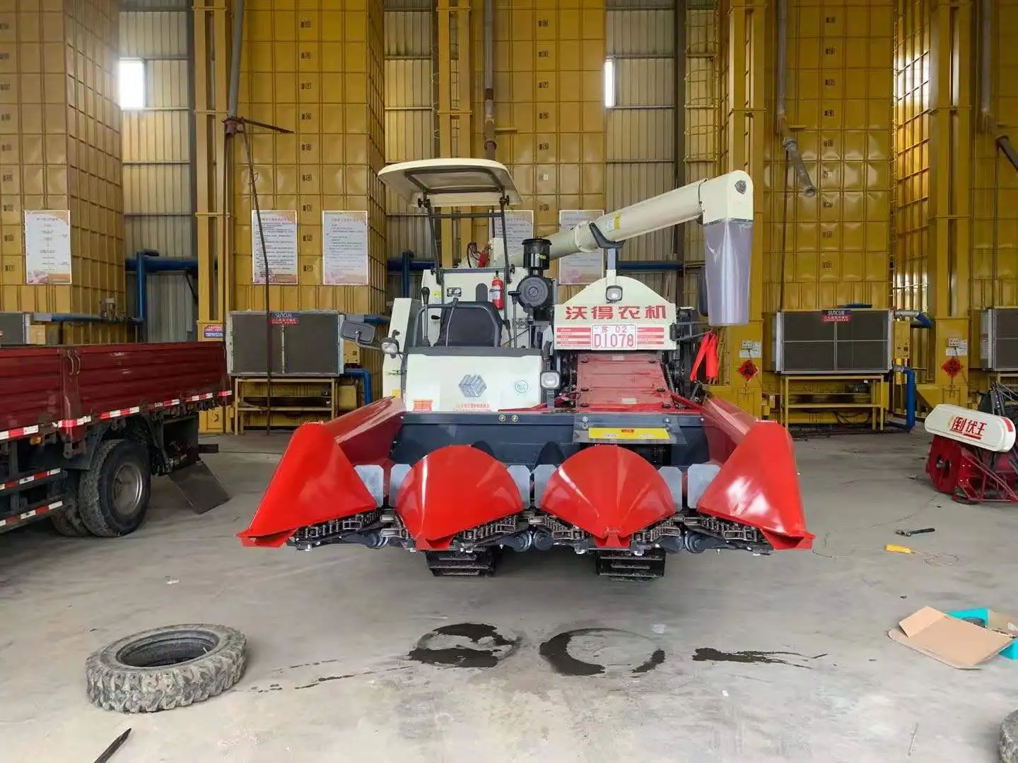 Corn Kit Picker Head Implement for KUBOTA DC70 WORLD LOVOL Harvester