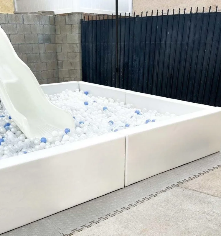 High Quality Wood White Large Ball Pit Rental XL 8ft 10ft