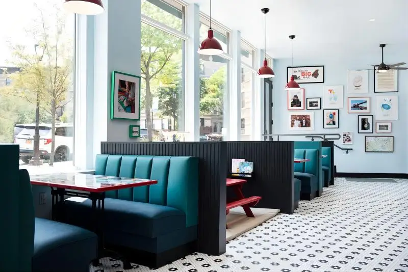 Minimalism High Quality Solid Steel Bar Stool for Cafes