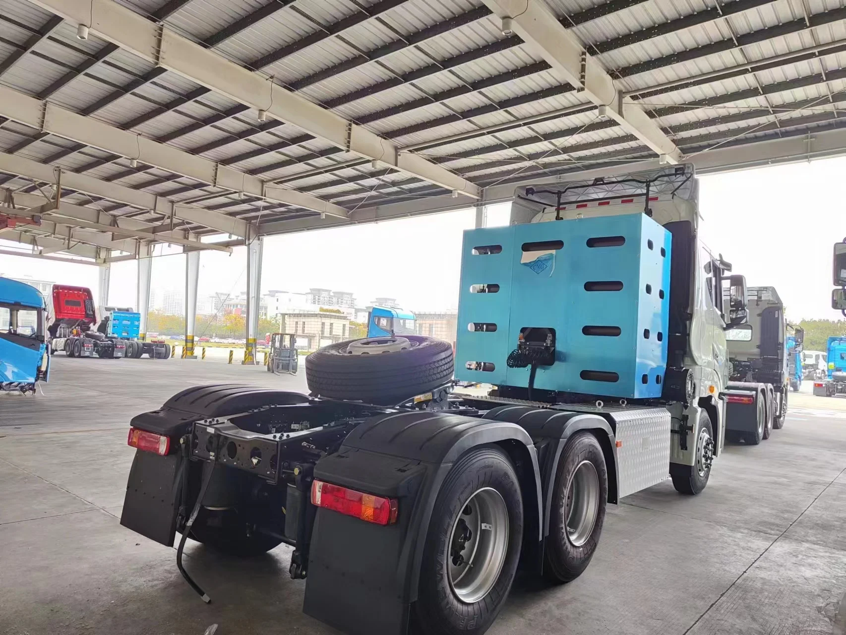 Cmac 430HP Valin Hanma 6X4 CNG Tractor Truck for Kazakhstan