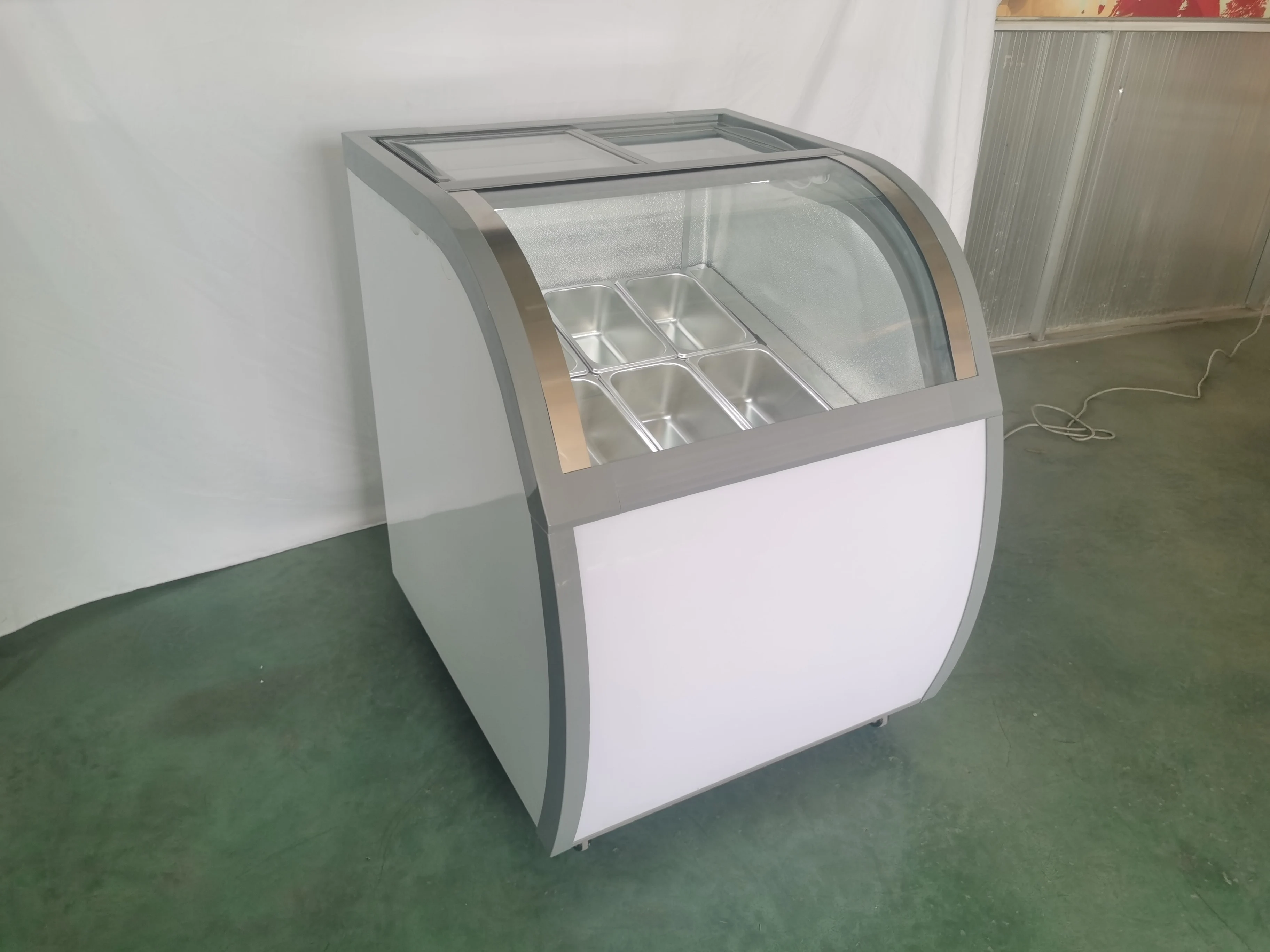 Counter Gelato Barrels & Ice Cream Display Showcase