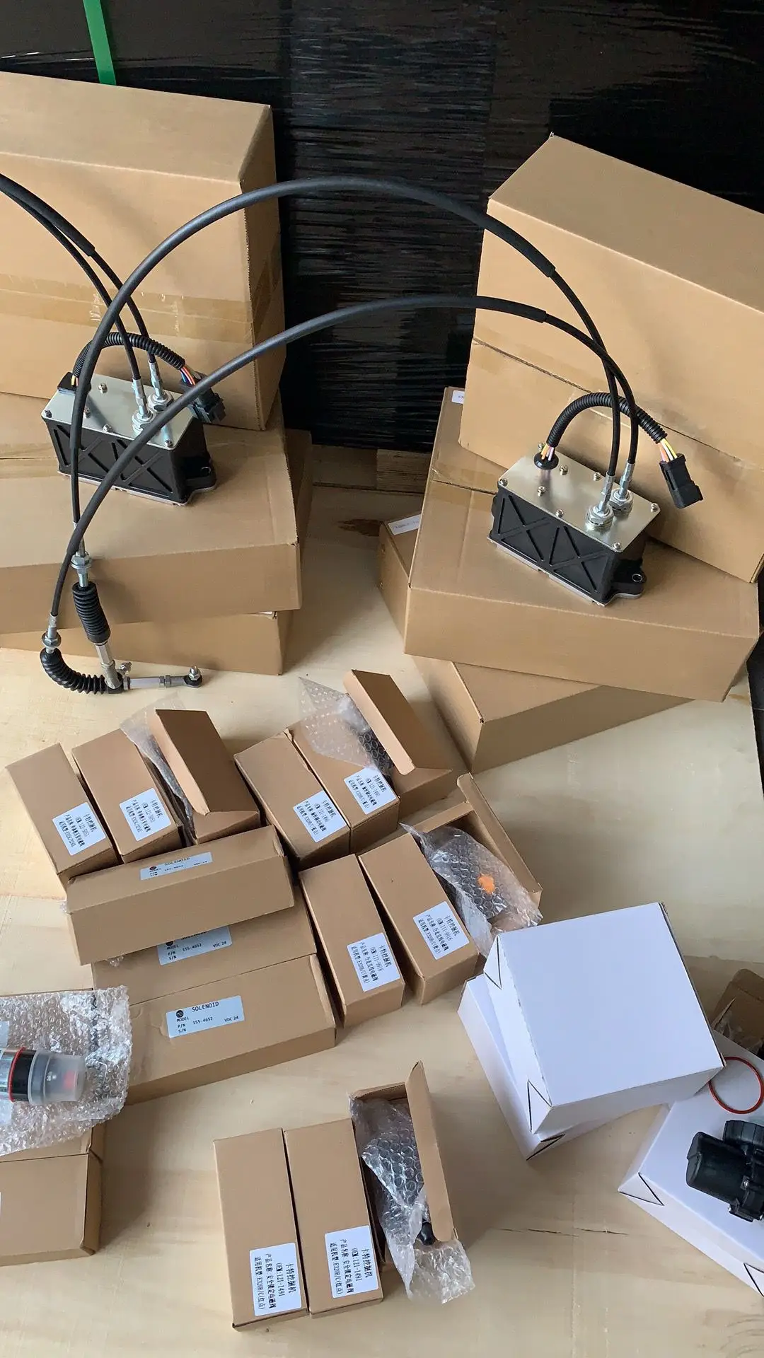 挖掘机电磁阀ftwe2 Kc33100 1.2v 14.4w 15w4.5 R900578533 R900917759 R900578535 ...