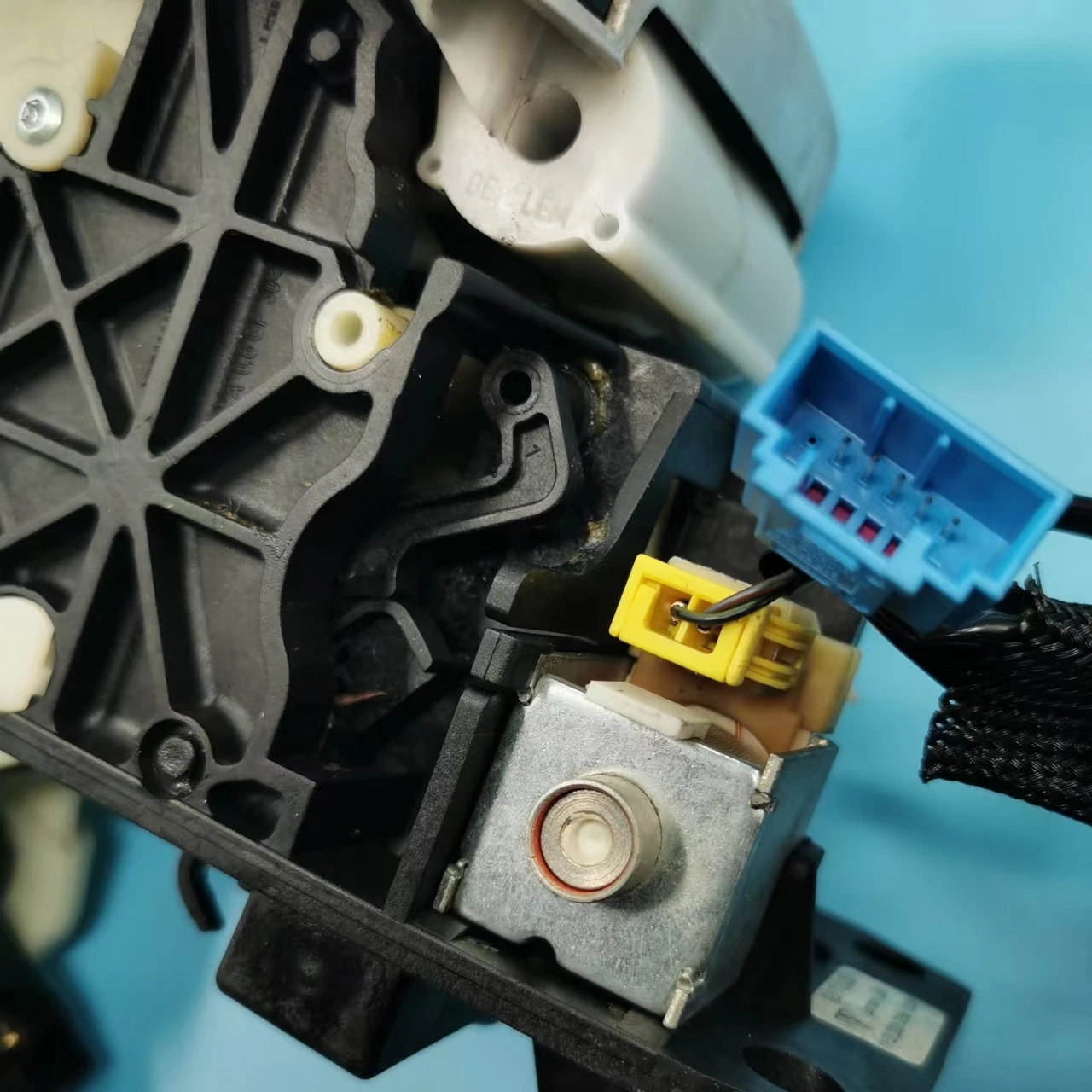 保时捷卡宴955换档机构变速杆总成的OE 95542601101| Alibaba.com