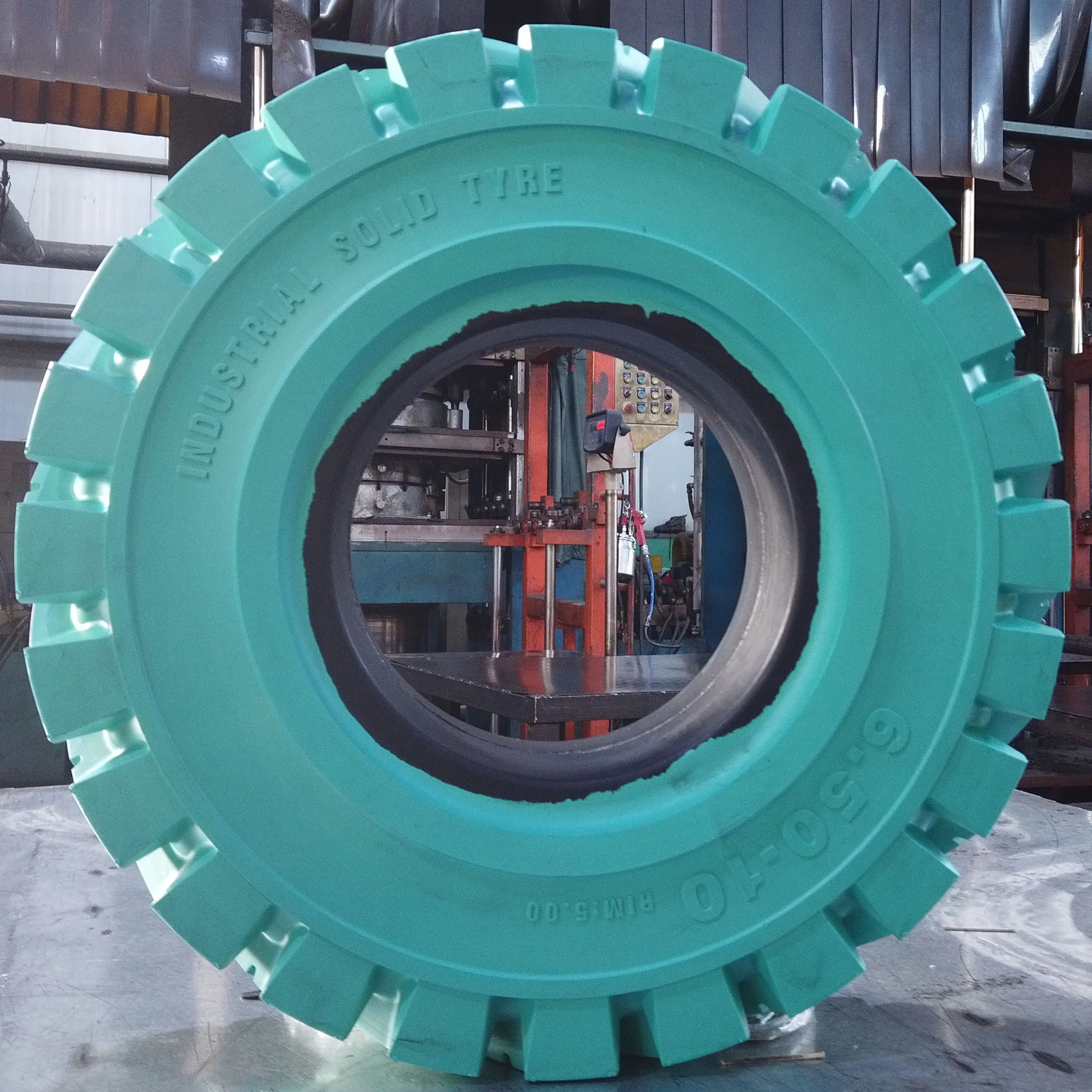 Hyster Forklift Tyres - Durable Solid Rubber Tires