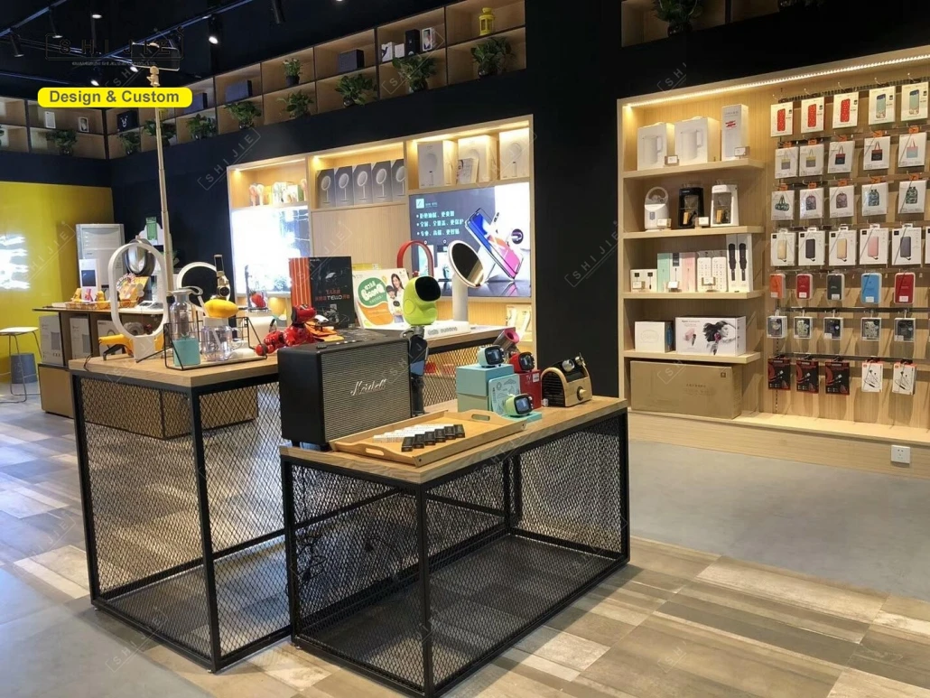 Big Wooden Showroom For Cell Phone And Case Counter Shop Design Mobile ...